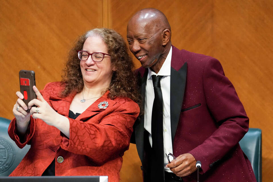 Mayor Sylvester Turner's belongings to be sold in weekend estate sale