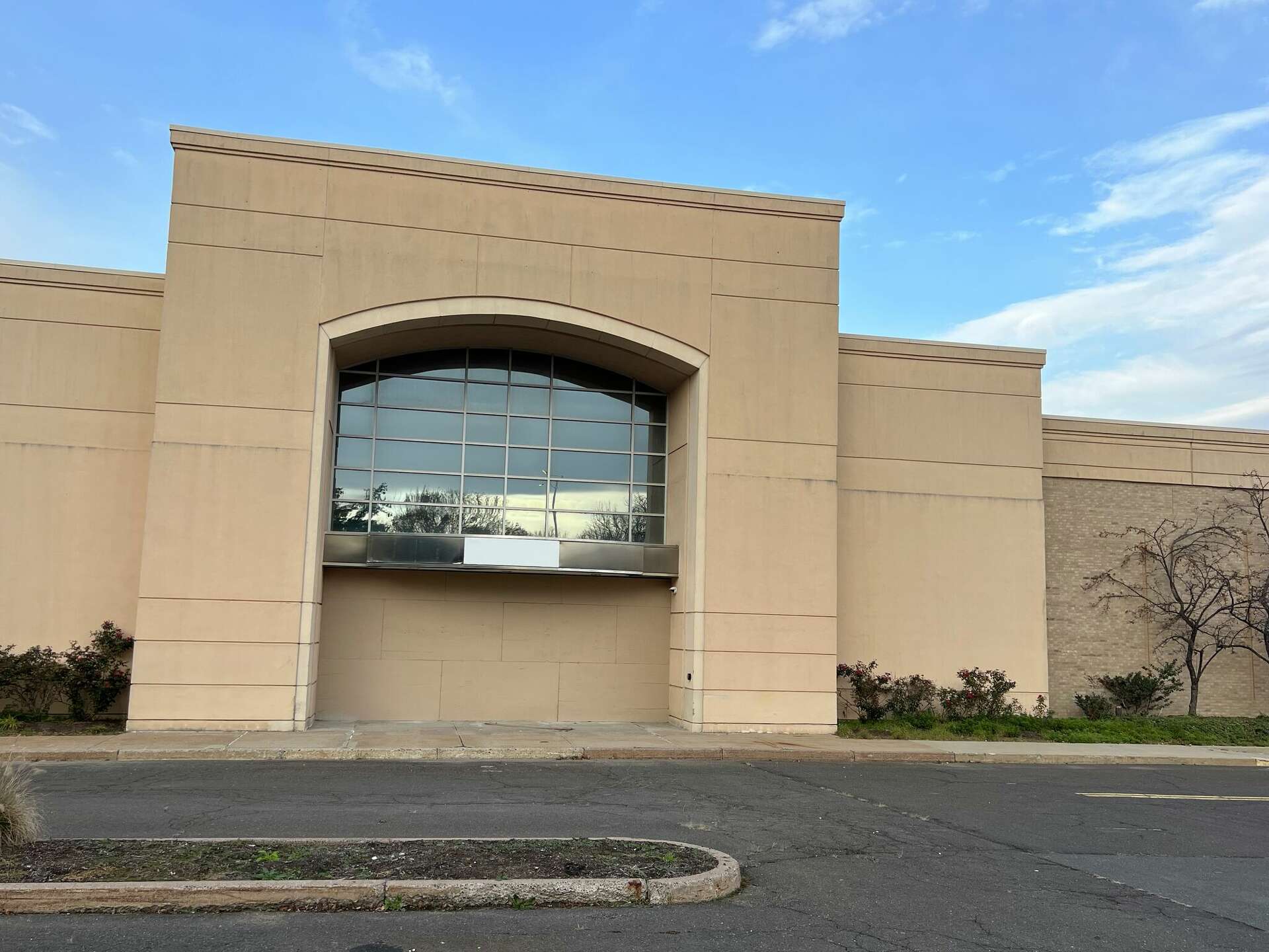 Could pickleball, health care center bolster lonely Meriden Mall?