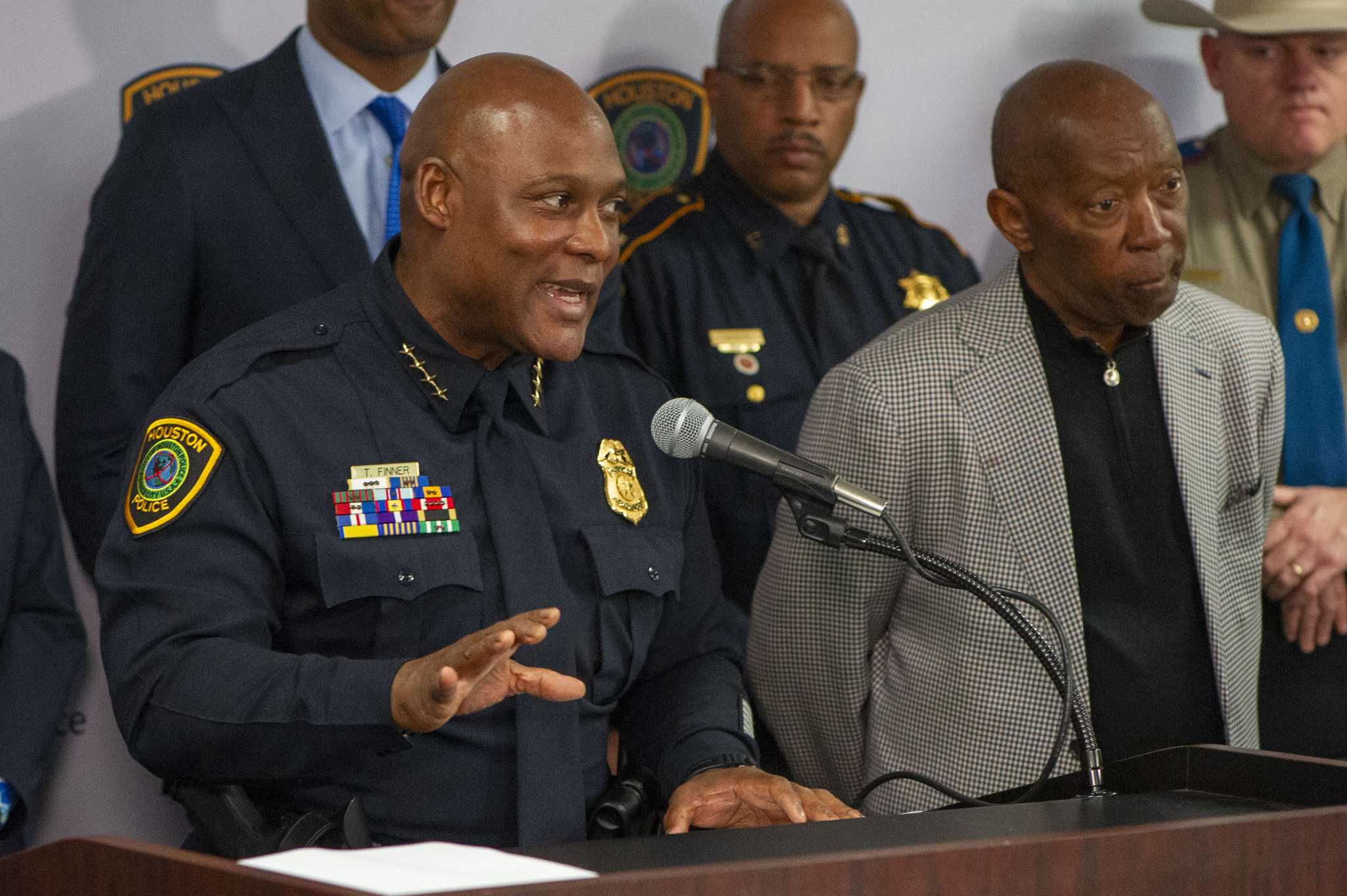 Houston officials pledge robust response to New Years gunshot calls