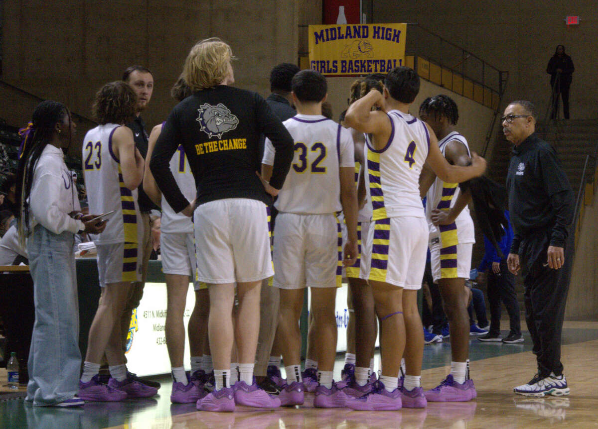 HS BOYS BASKETBALL: Del Rio beats MHS in OT to open Holiday Classic