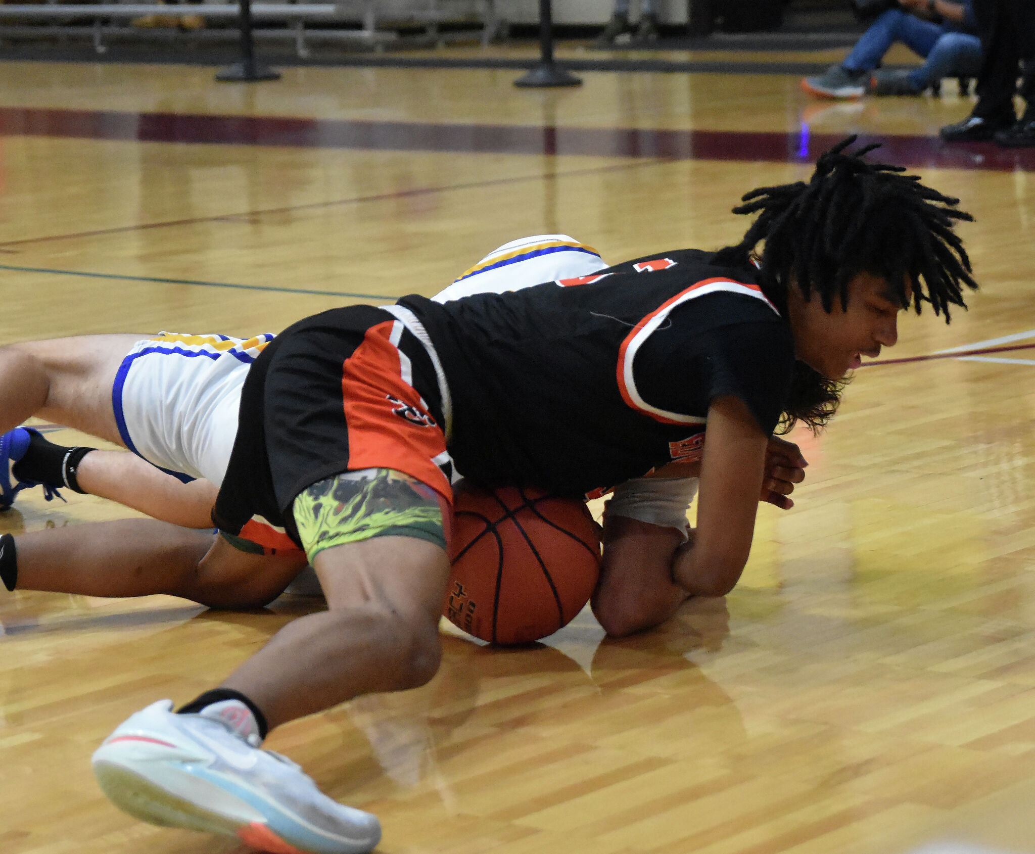 Edwardsville boys fall to Francis Howell in semifinals