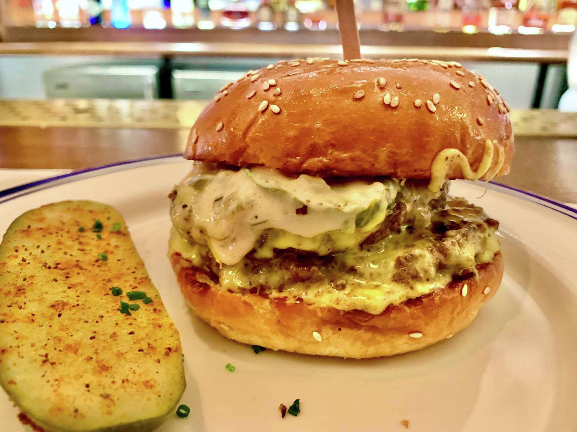Is the cheeseburger at Hudson House in River Oaks really all that?