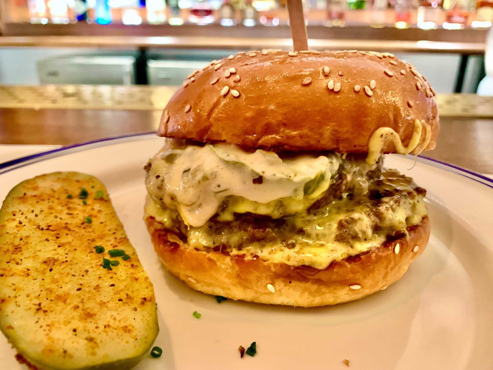 Is the cheeseburger at Hudson House in River Oaks really all that?
