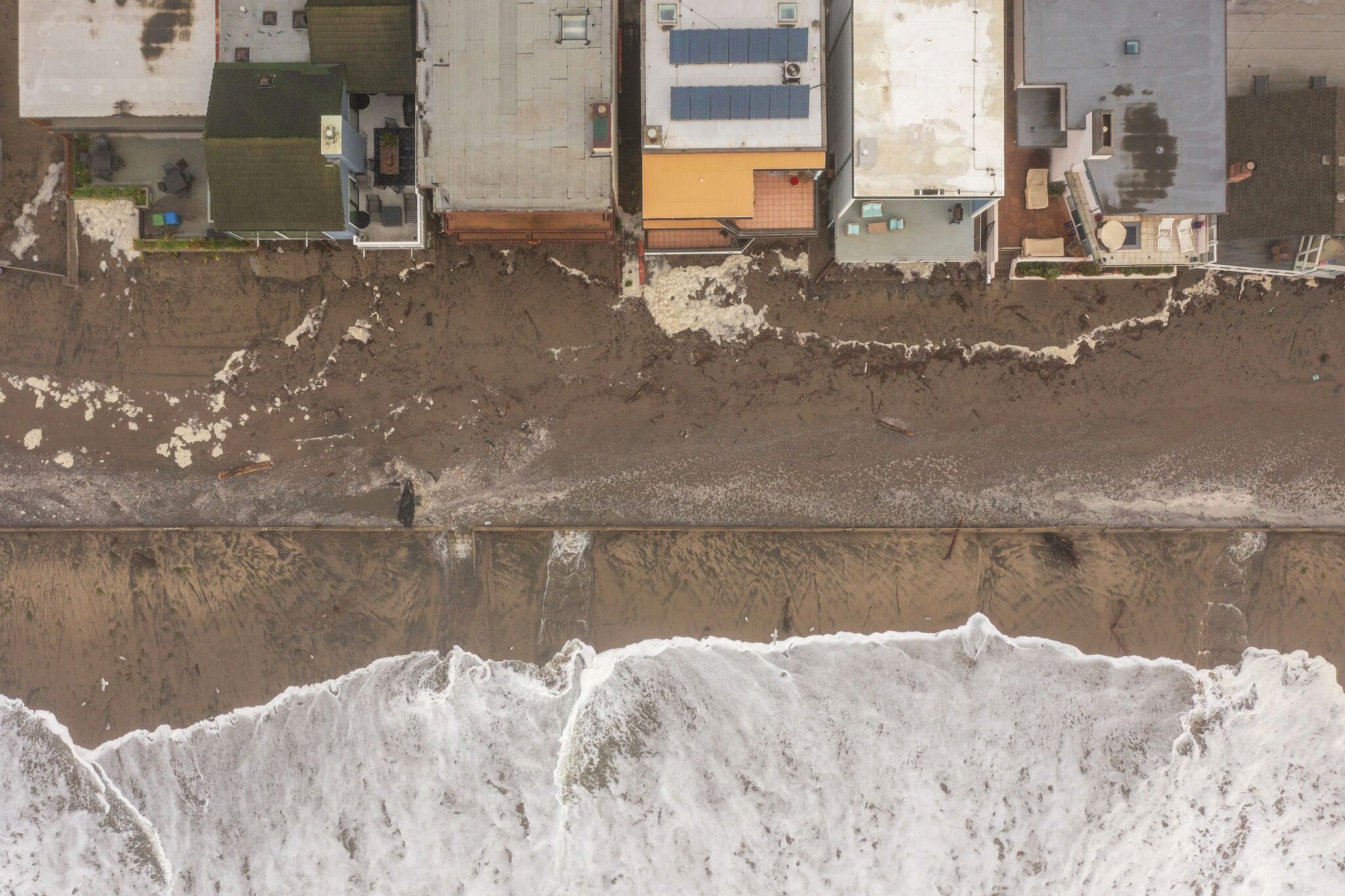 Dramatic flooding in Santa Cruz County as storm breaches coastline