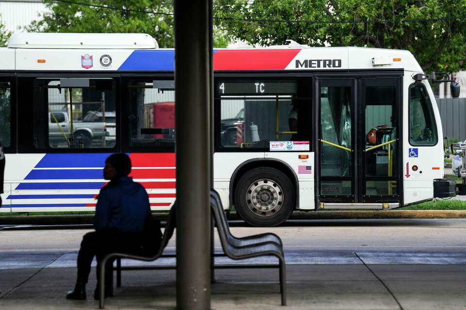 Metro finding shift to zero-emission buses an uphill effort