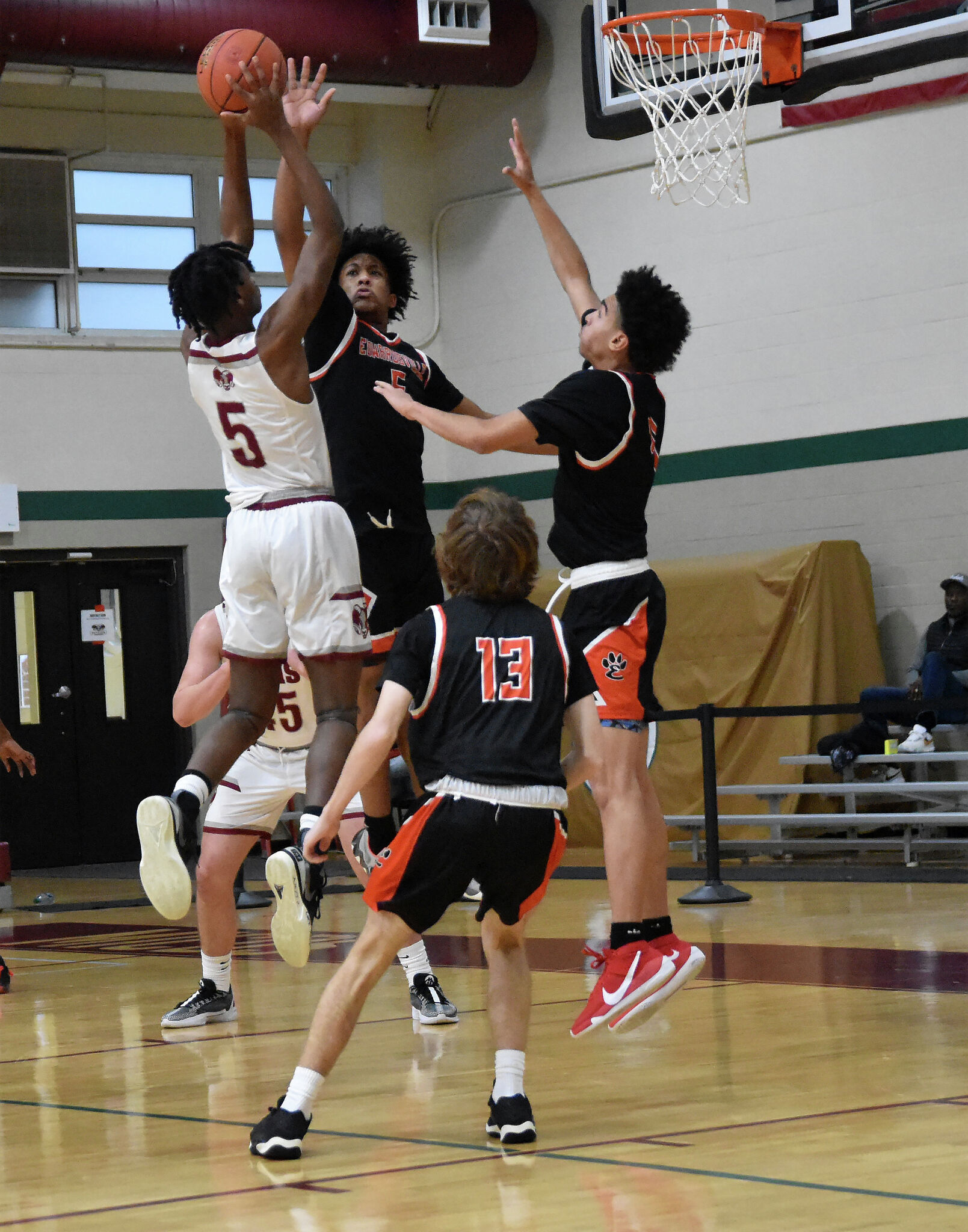 Tigers fall to host Rams, finish fourth at MICDS