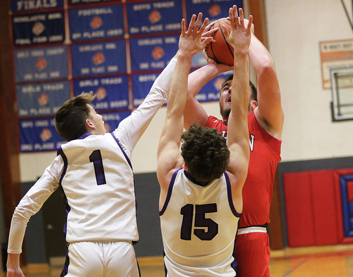 Eilerman sparks Calhoun's comeback to win Carlinville title