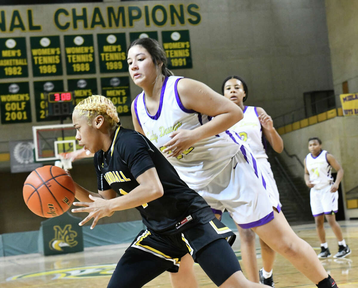 BYRON JOHNSTON NOTEBOOK: Lady Rebels roll in tournament finale