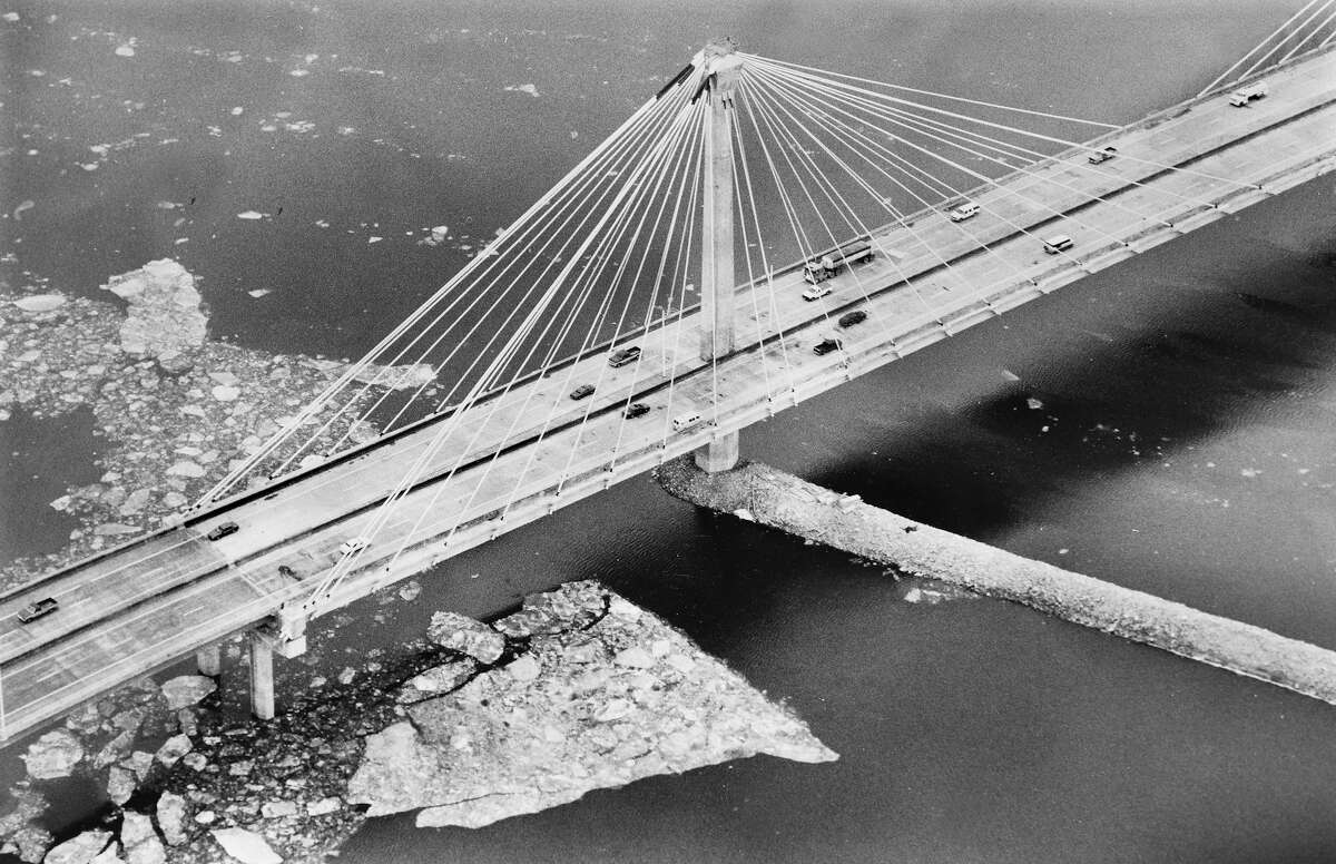 Photos: Clark Bridge construction 30 years ago made it 'Super Bridge'