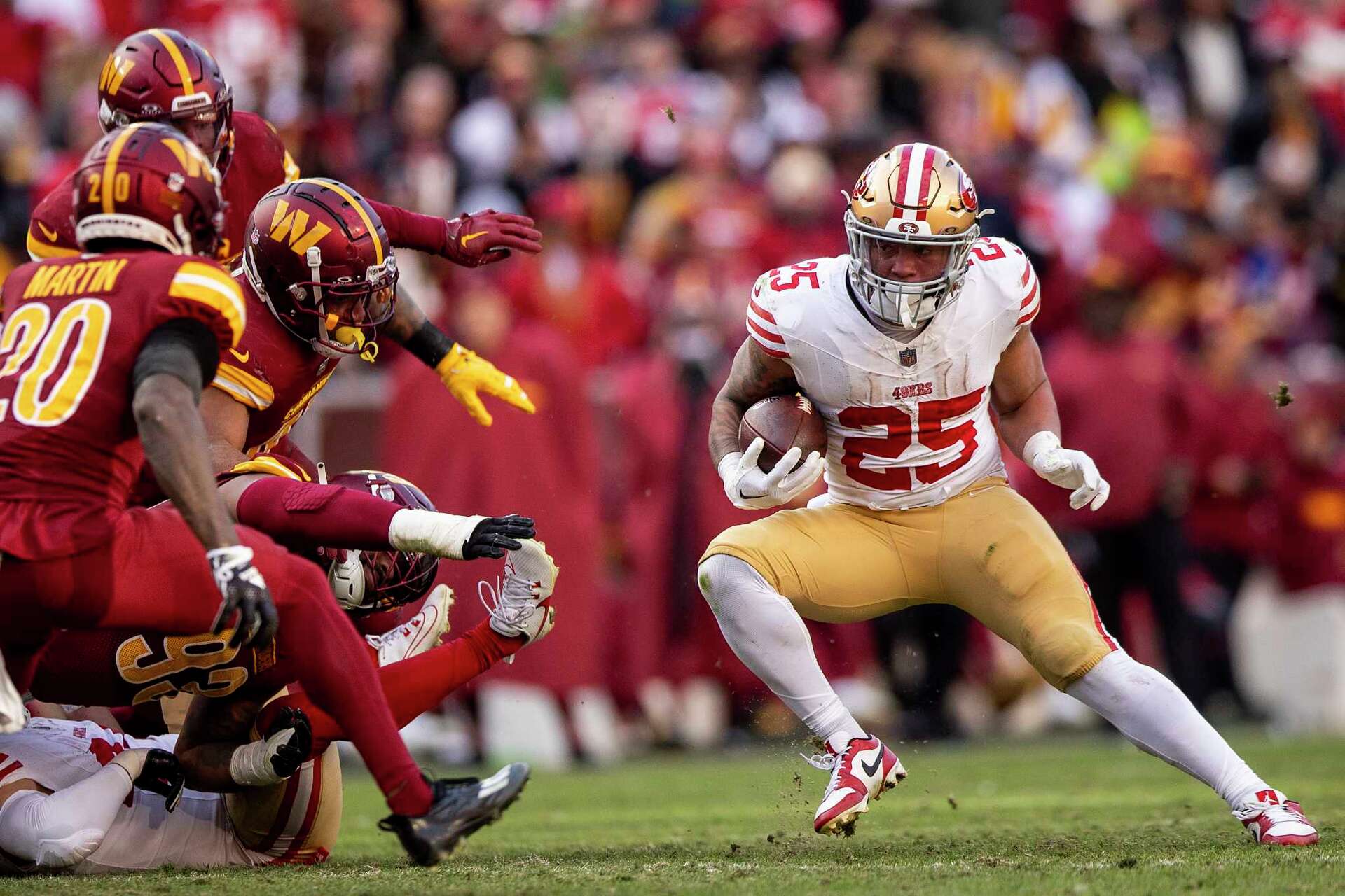 49ers beat Commanders 27-10, clinch NFC’s No. 1 seed with Eagles’ loss