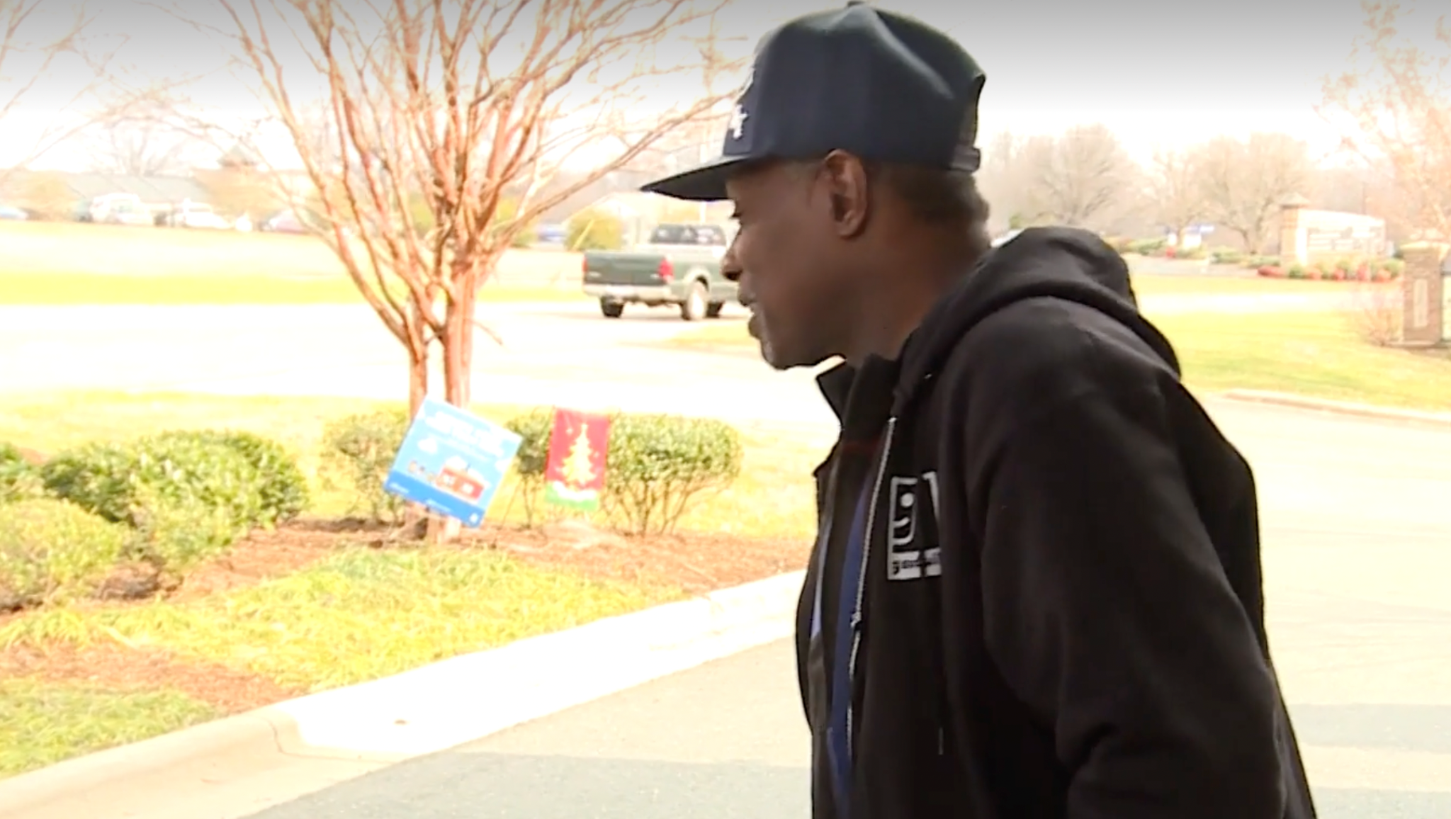 'A song in his heart': Goodwill worker uses music background to sing to ...