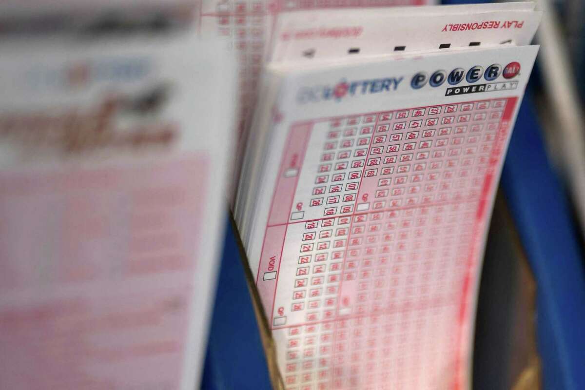 A ticket sold in Michigan wins the New Year's Day Powerball jackpot ...