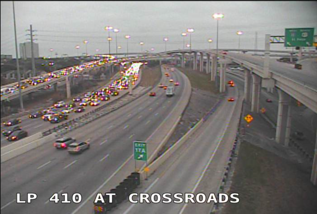 TxDOT reports crashes causing traffic on major highways