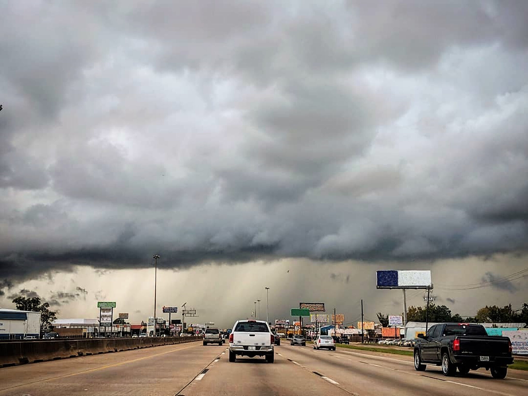 Rain, thunderstorms to soak Houston commuters this evening