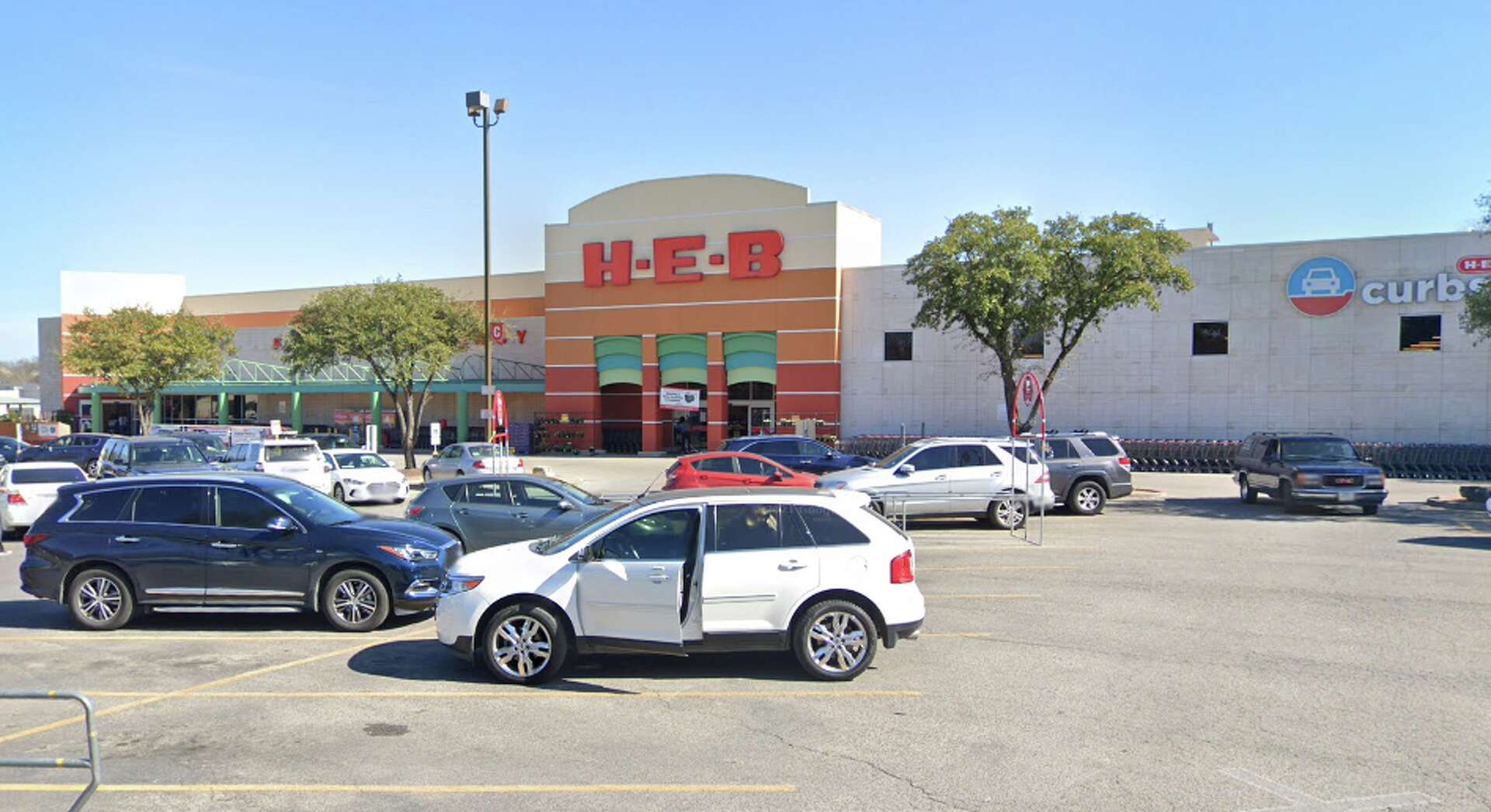 Single mother has $1,000 H-E-B curbside order stolen