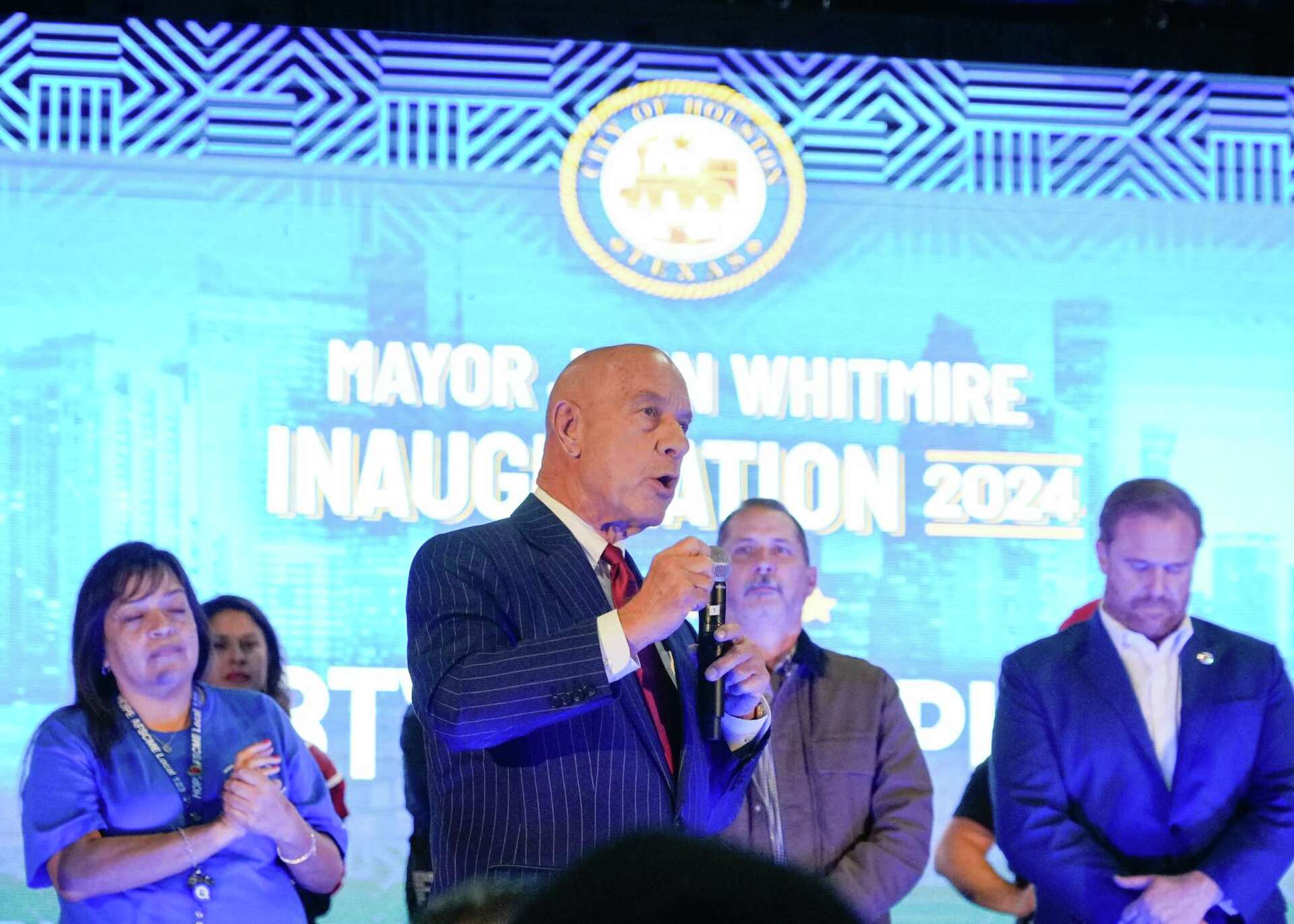 Whitmire is sworn in as Houston's new mayor, promises to take on crime