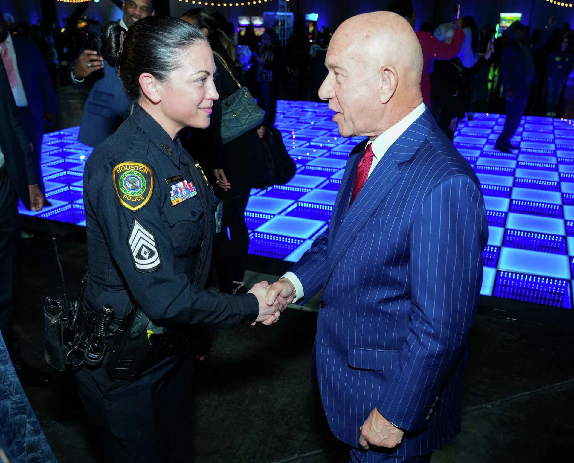 Whitmire is sworn in as Houston's new mayor, promises to take on crime