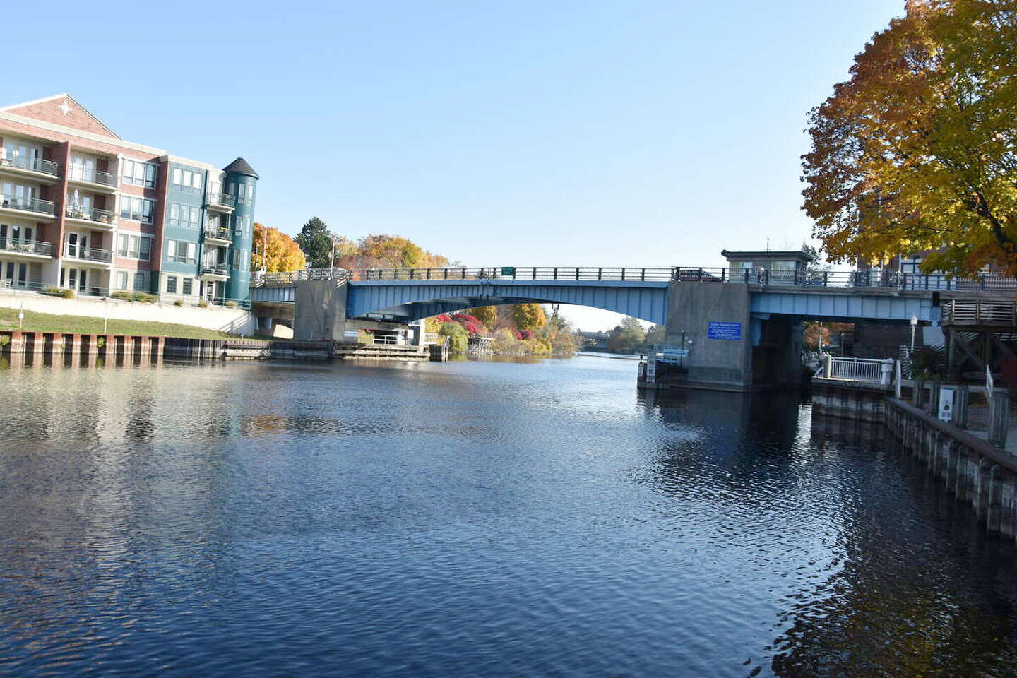 Manistee bridge to open for freighter, delays expected