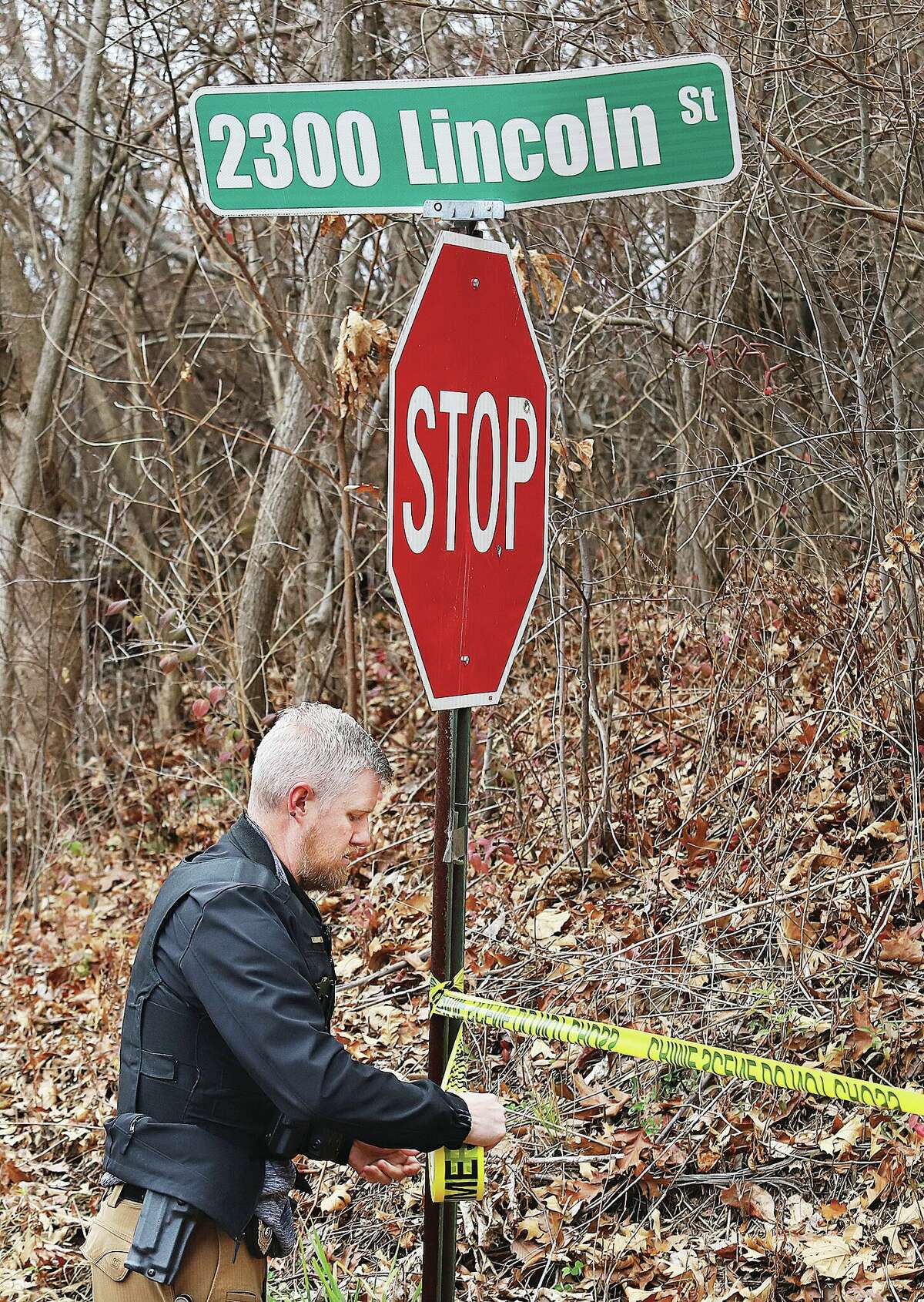 Ongoing investigation into body found near Lincoln Street in Alton