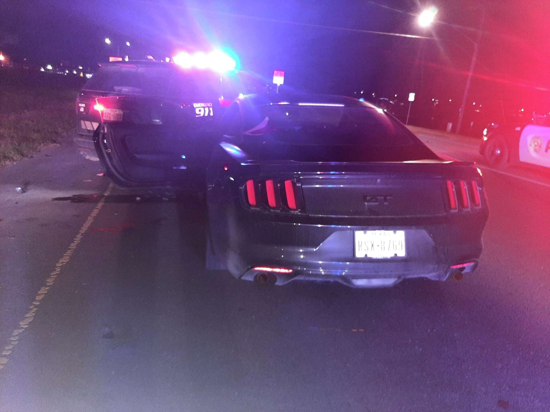 2 drivers crash into Laredo police cars during stop, DWI arrests made