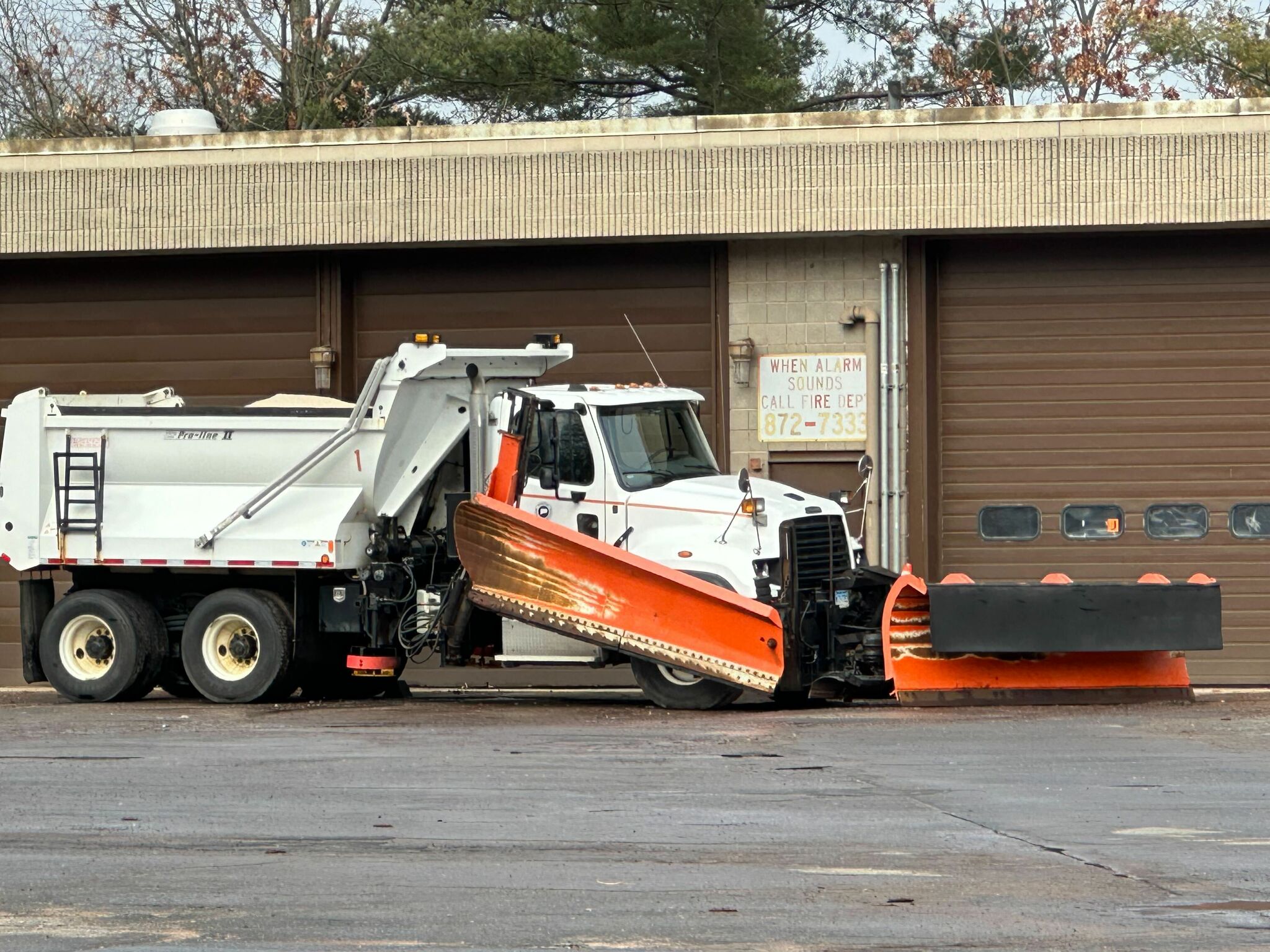 Pothole leads to several popped tires on I-84 East near CT border