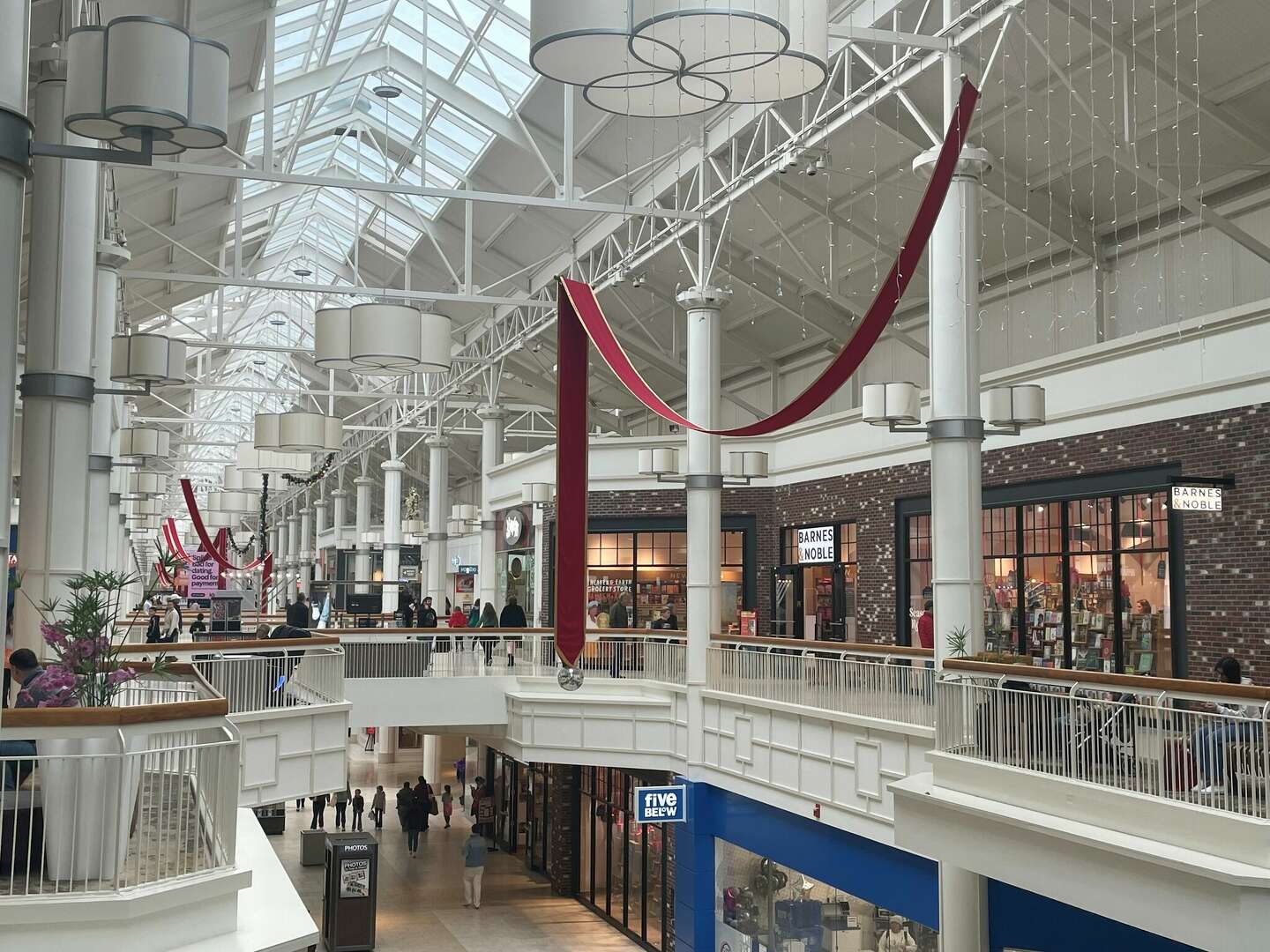 Why some CT malls thrive, but other shopping centers struggle