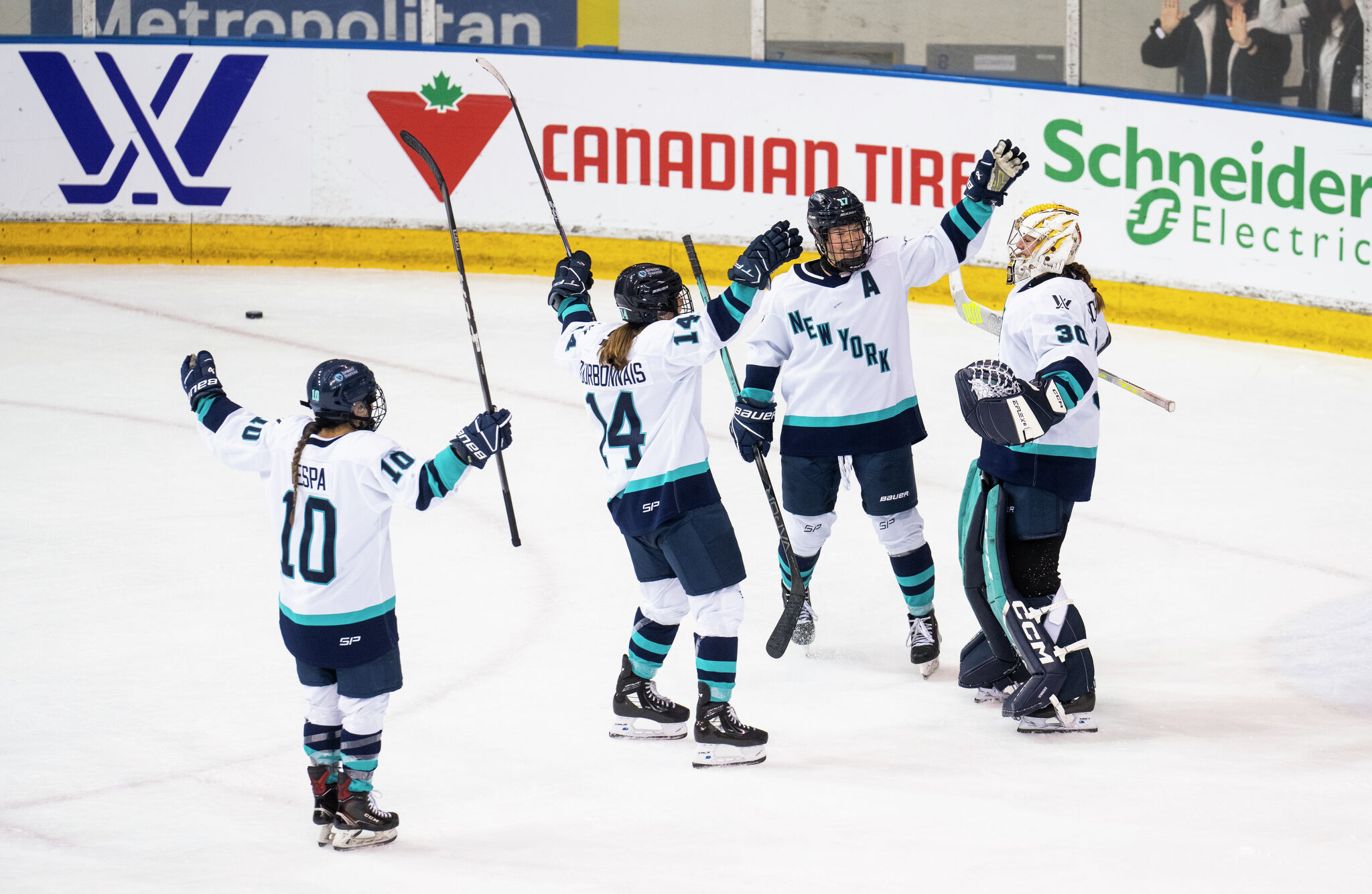 New York women's pro hockey team playing games at Bridgeport CT arena