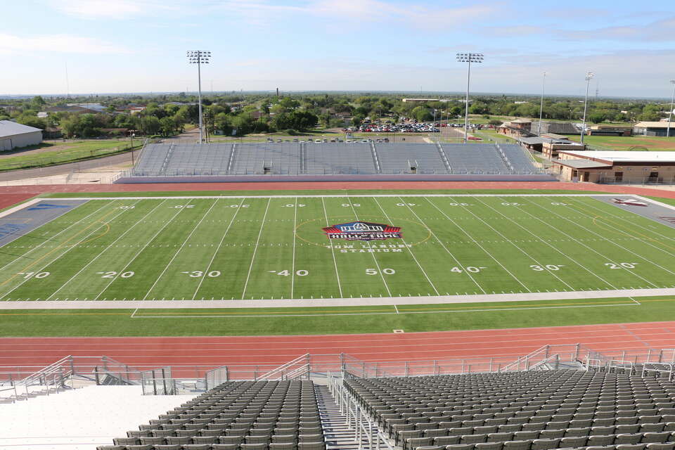 Tom Landry's legacy inspires South Texas football players
