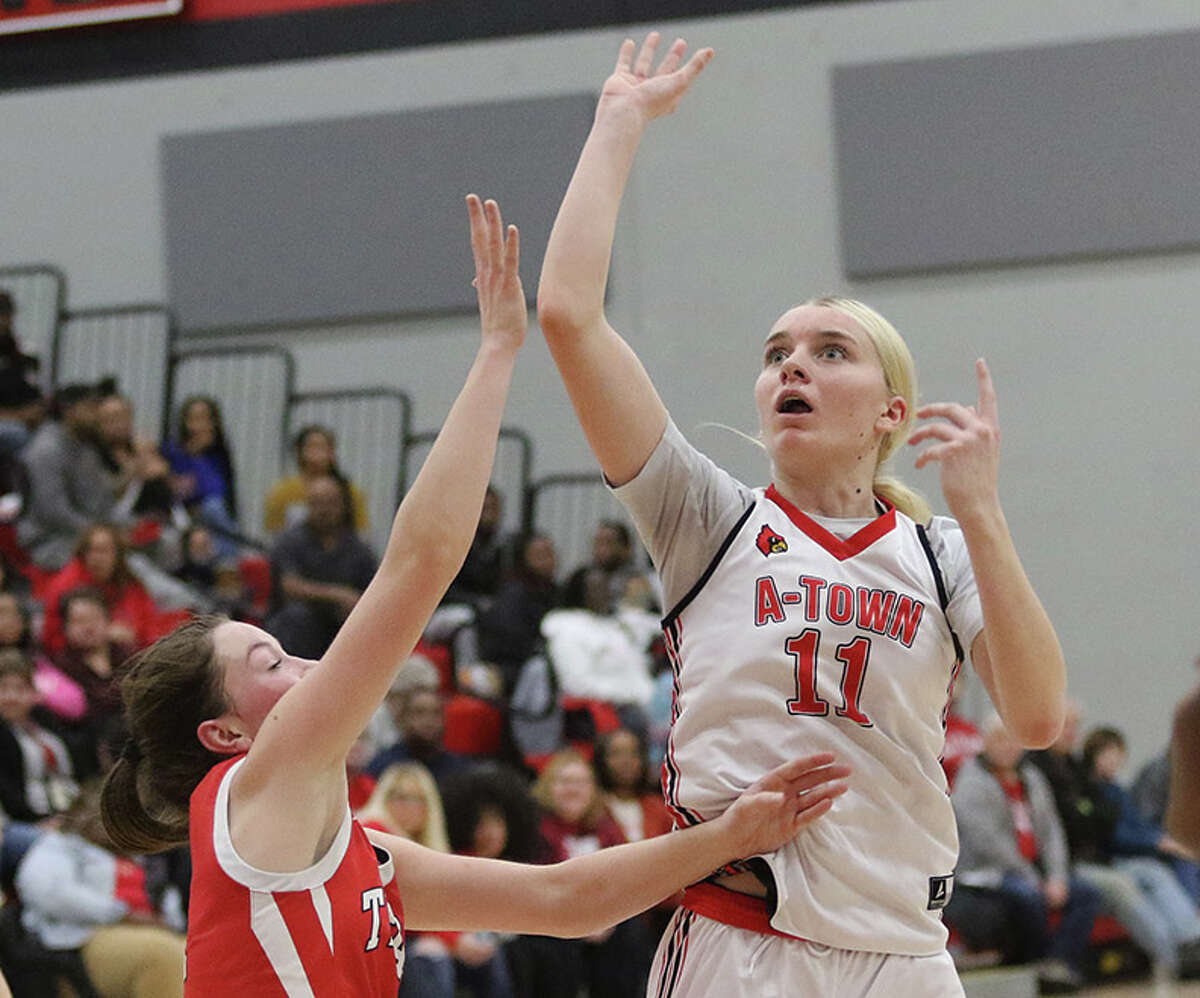 Alton routs Chatham in Proctor's 1,000-point after-party