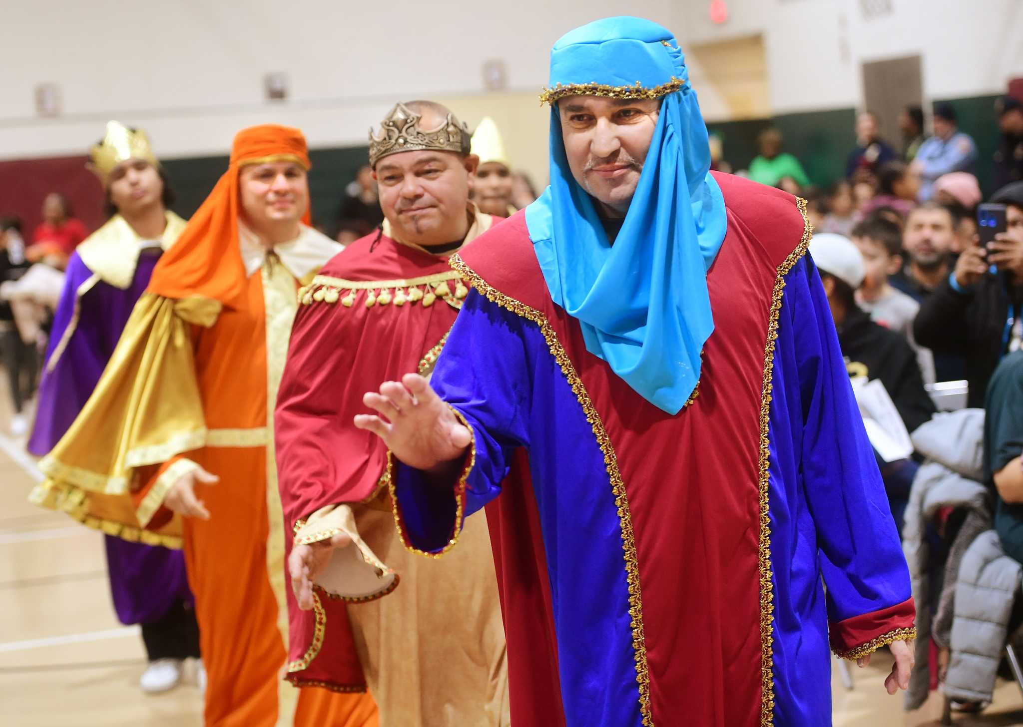 In Photos Bridgeport Celebrates Three Kings Day
