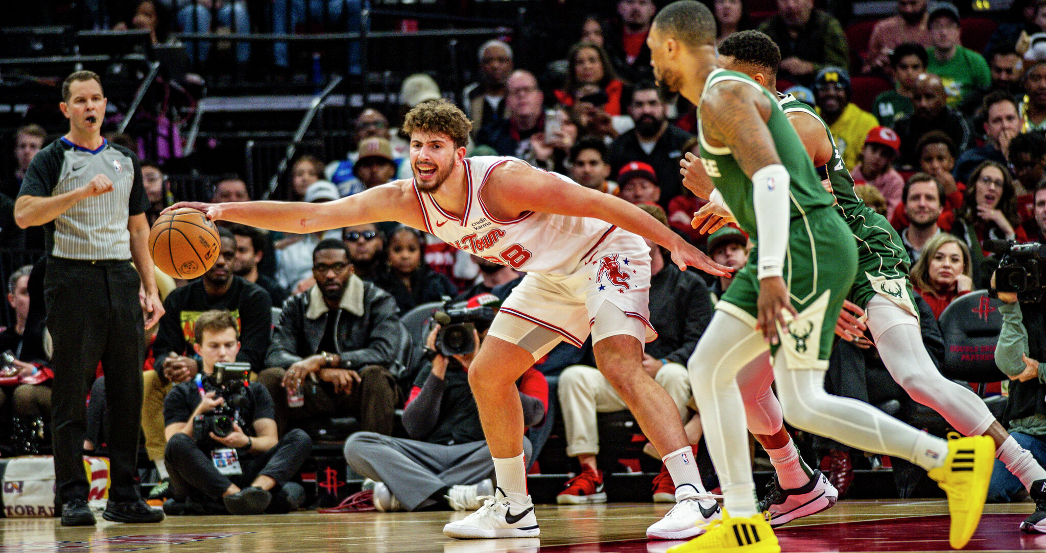 Houston Rockets topple Milwaukee Bucks to cap homestand