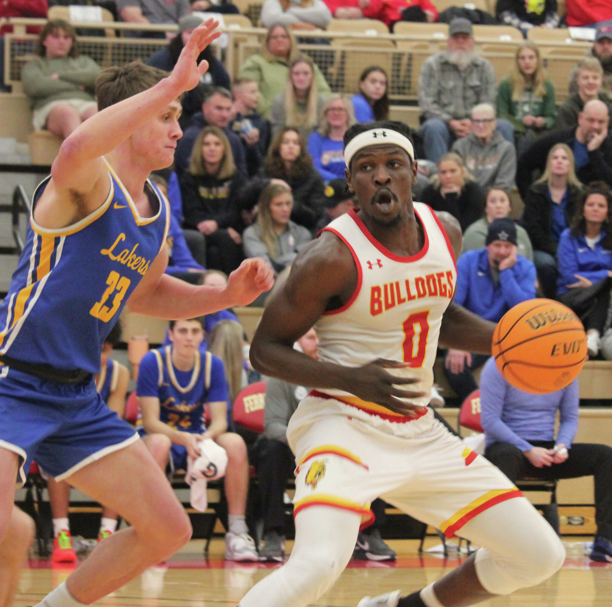 Bulldogs overcome early deficits to defeat Lakers