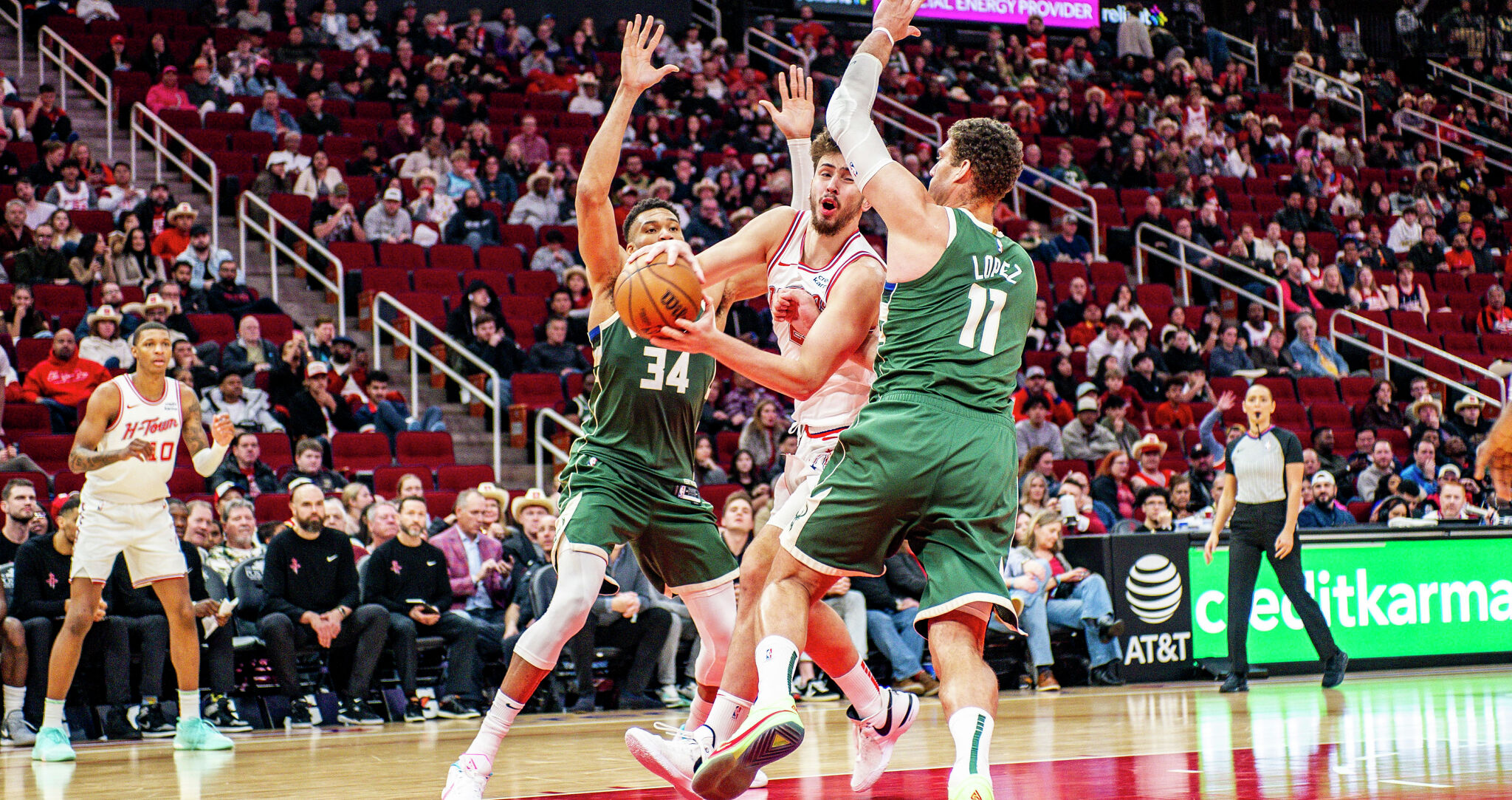 Houston Rockets win defensive duel against Milwaukee Bucks