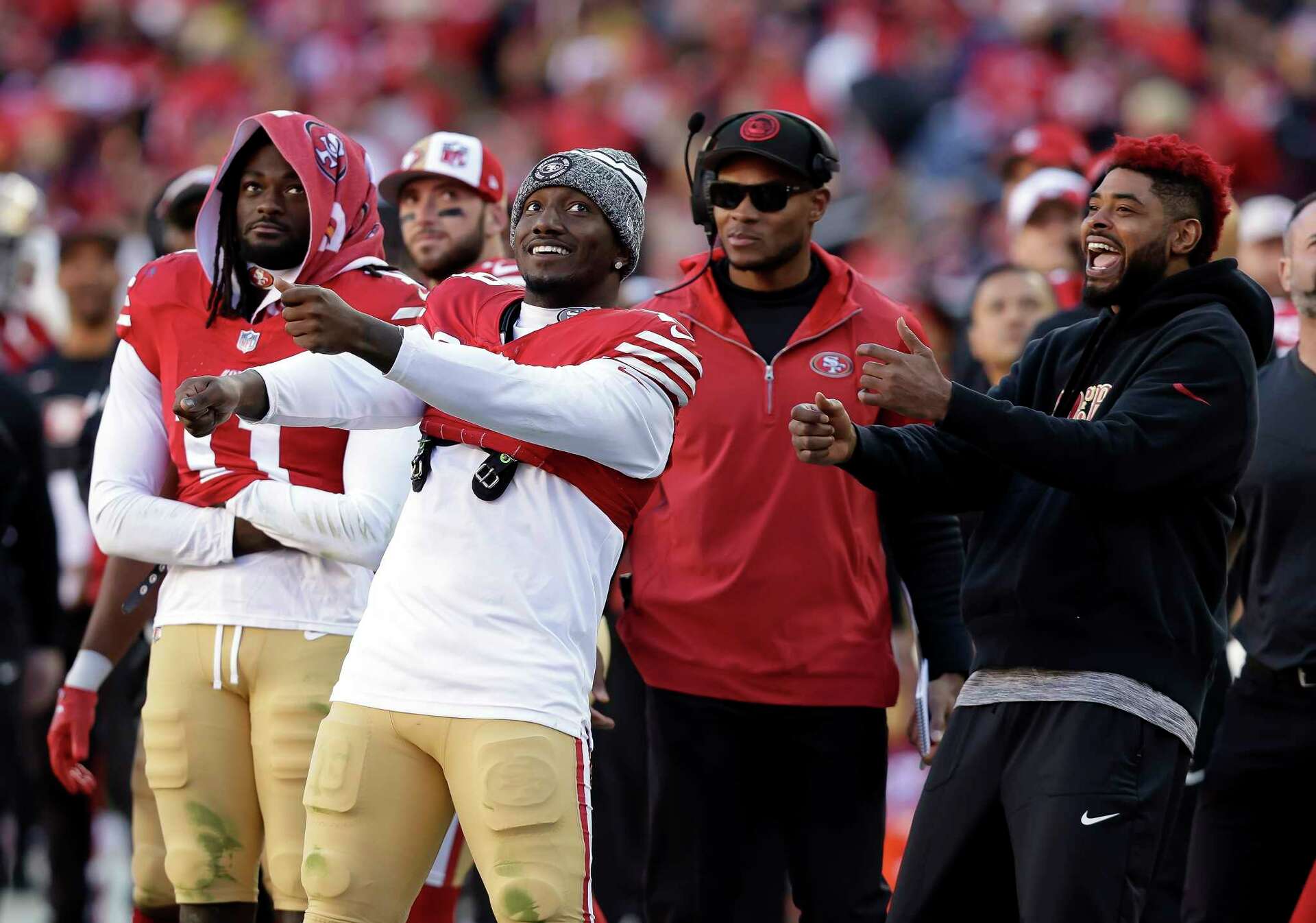 49ers fall to Rams 21-20, multiple starters ride pine before playoffs