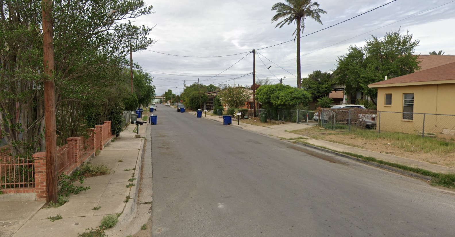 Police: 3 found dead inside Laredo residence