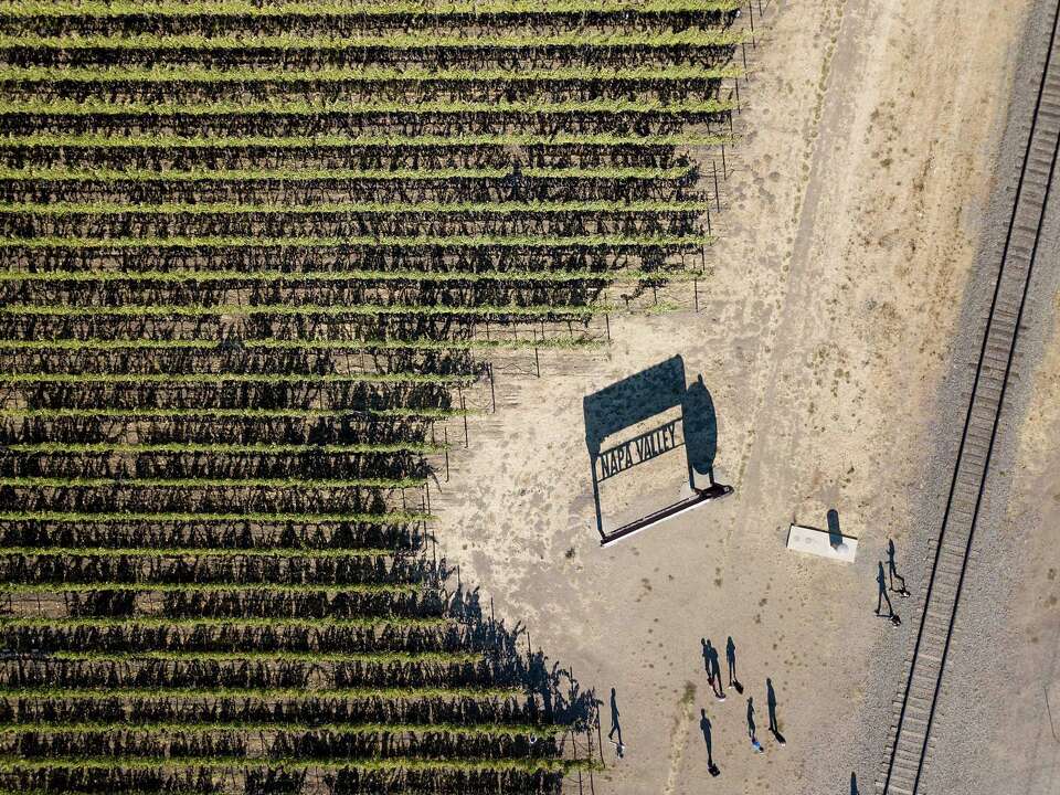 Napa Valley welcome sign so popular it’s become a safety hazard