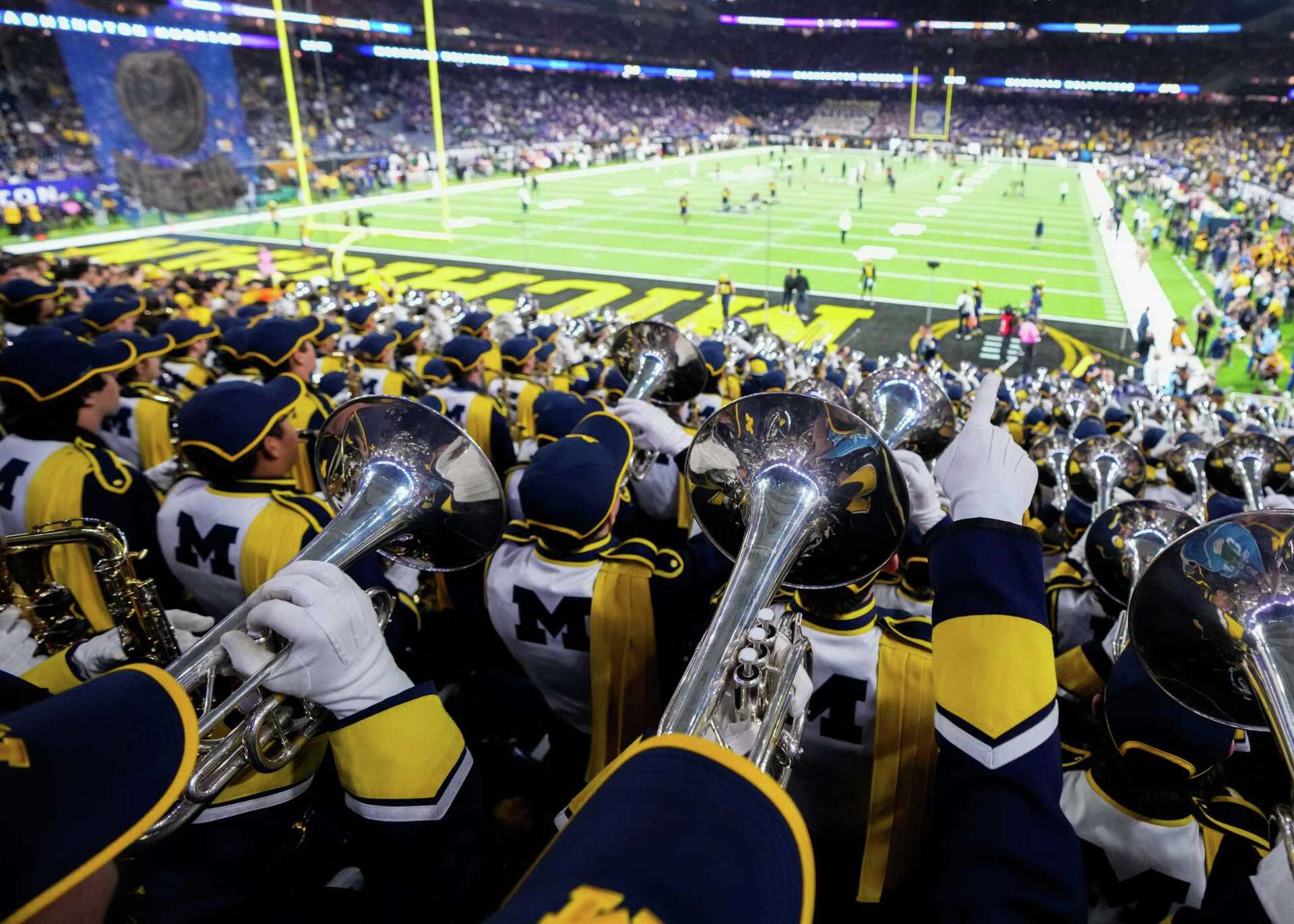 Michigan-Washington title game: NRG Stadium roof leaking during game