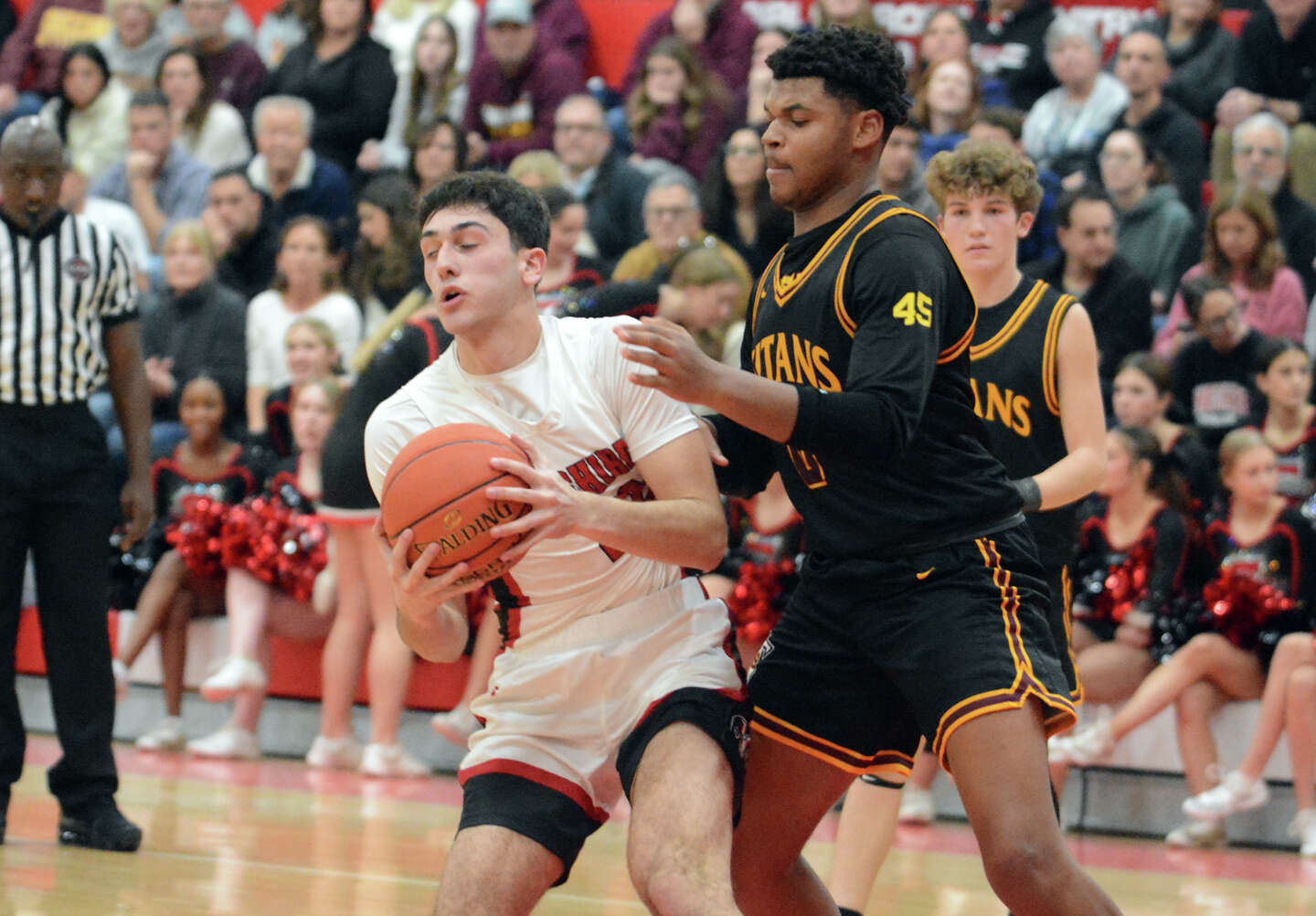 Sheehan boys basketball makes adjustments, holds off Cheshire