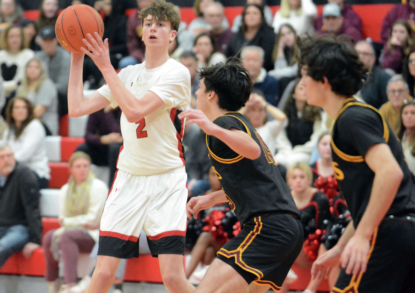 Sheehan boys basketball makes adjustments, holds off Cheshire