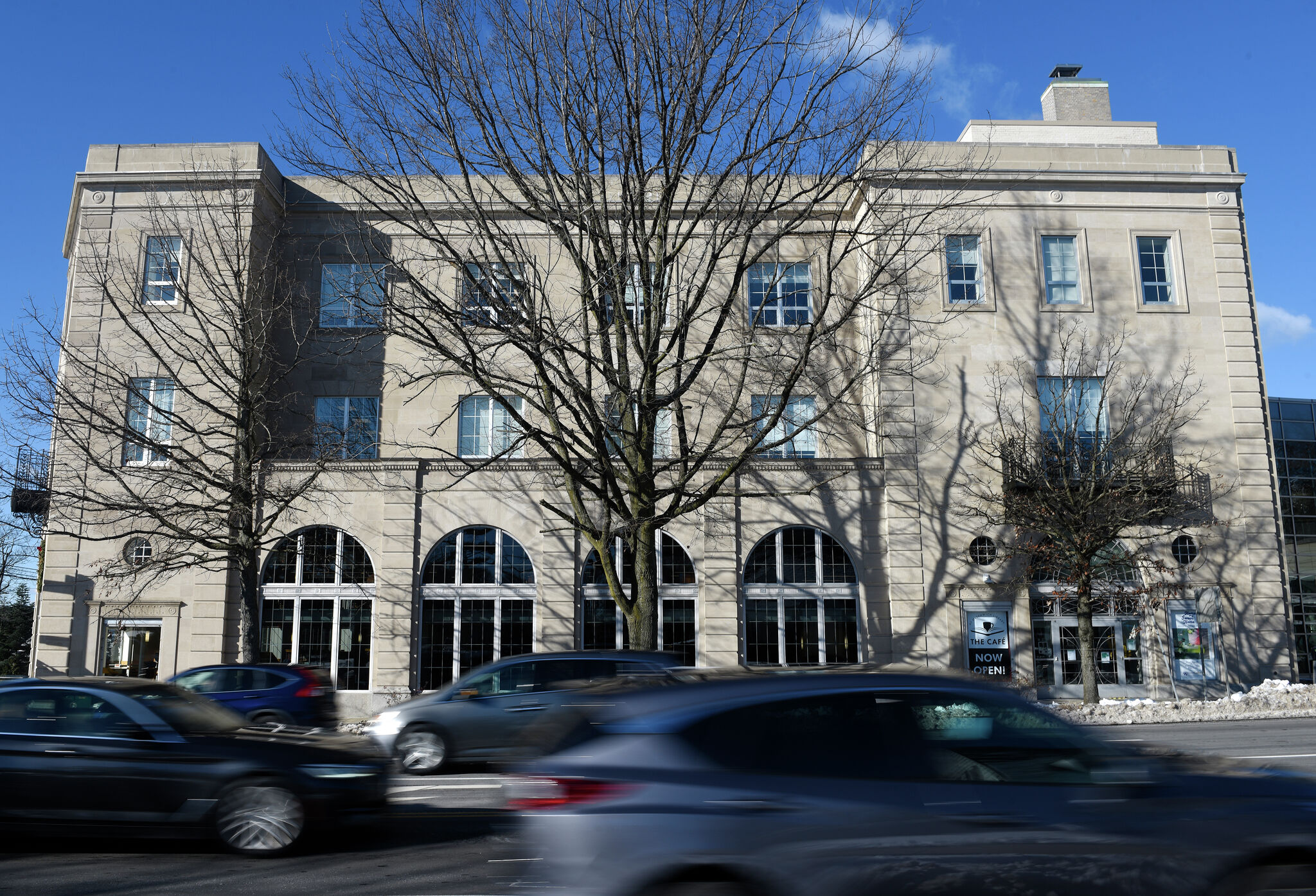 Greenwich Library welcomes award-winning performer, other celebrations