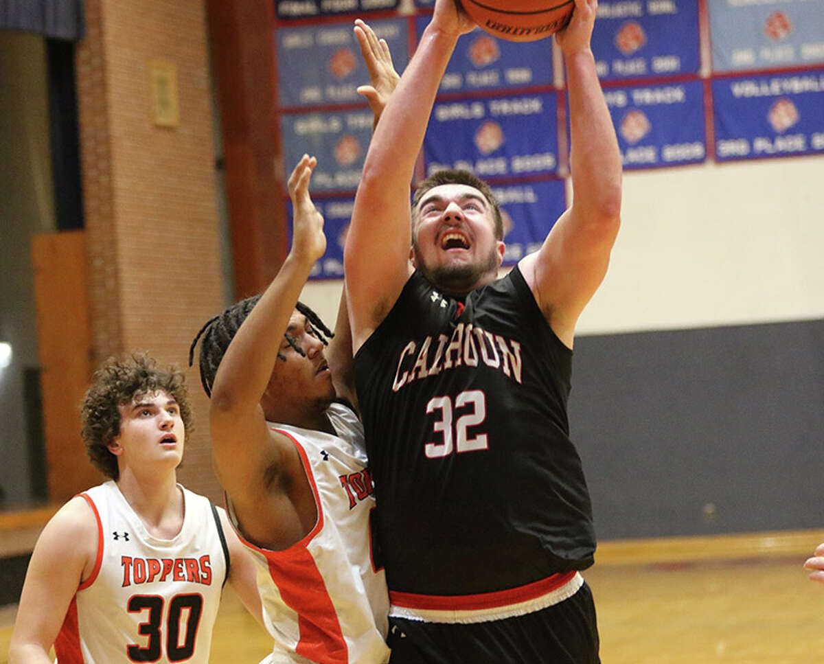 Calhoun, Greenfield fall in quarters at Winchester Invite