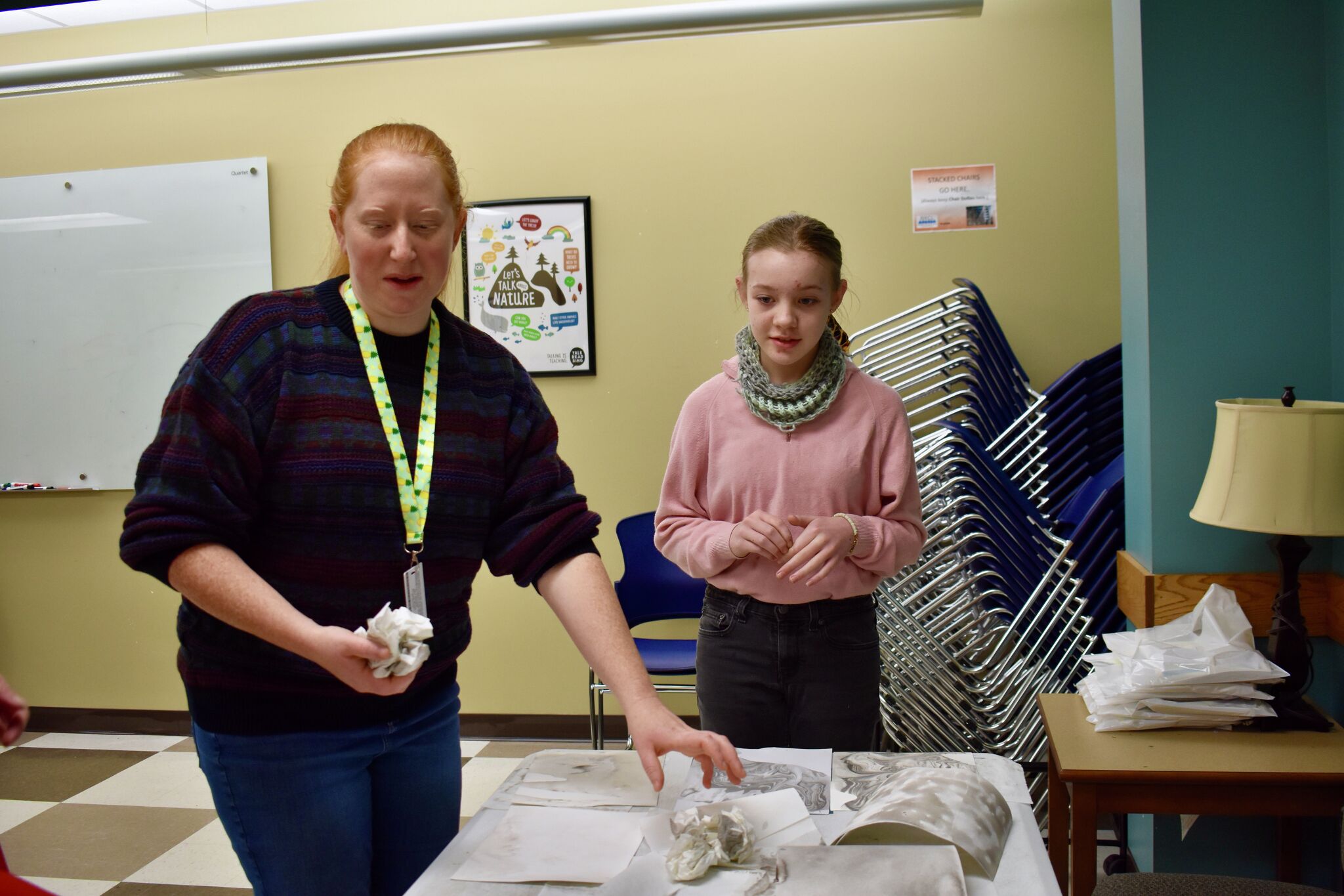 Snowy day brings families to Big Rapids library for marbling art class