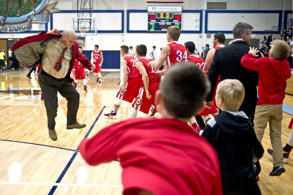 Roy Johnston to resign after historic career at Beaverton