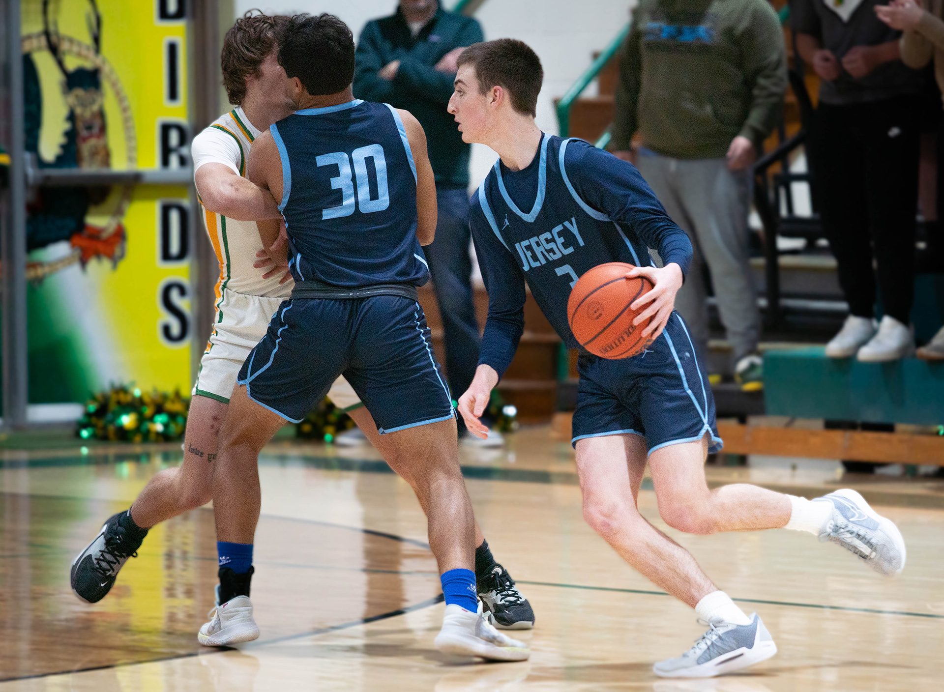 Brunaugh's 23-point outburst puts him over 1,000-point career mark