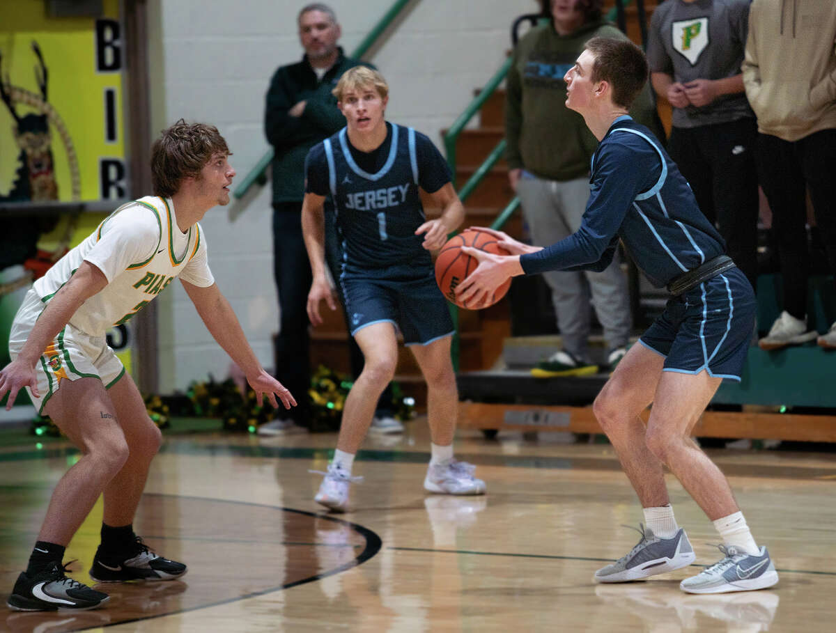 Brunaugh's 23-point outburst puts him over 1,000-point career mark