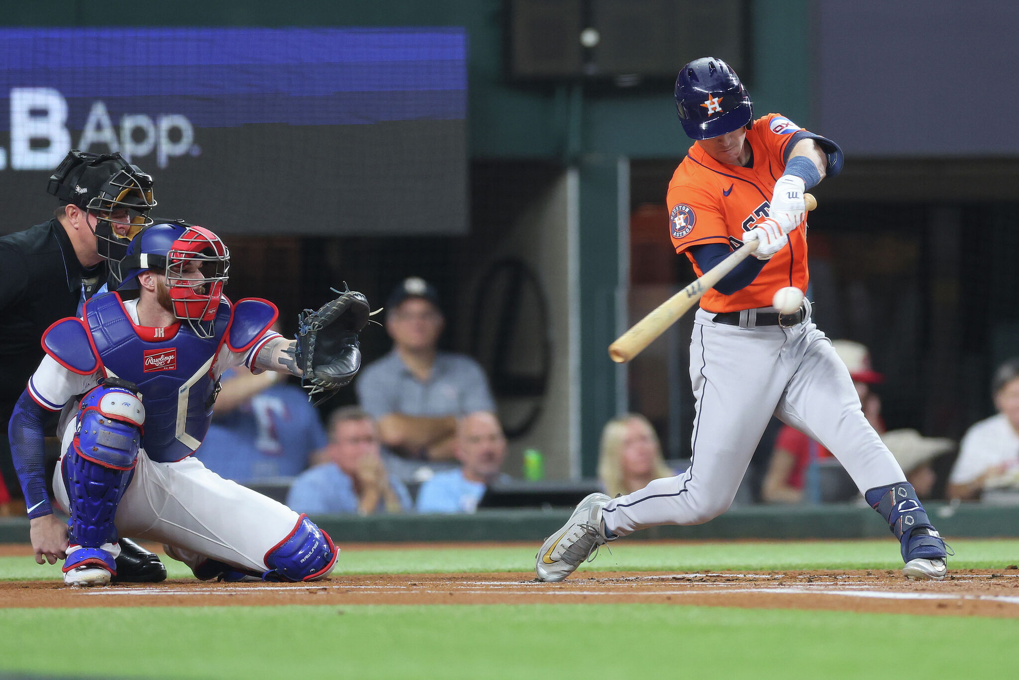Astros, Rangers highlight early Sunday Night Baseball slate