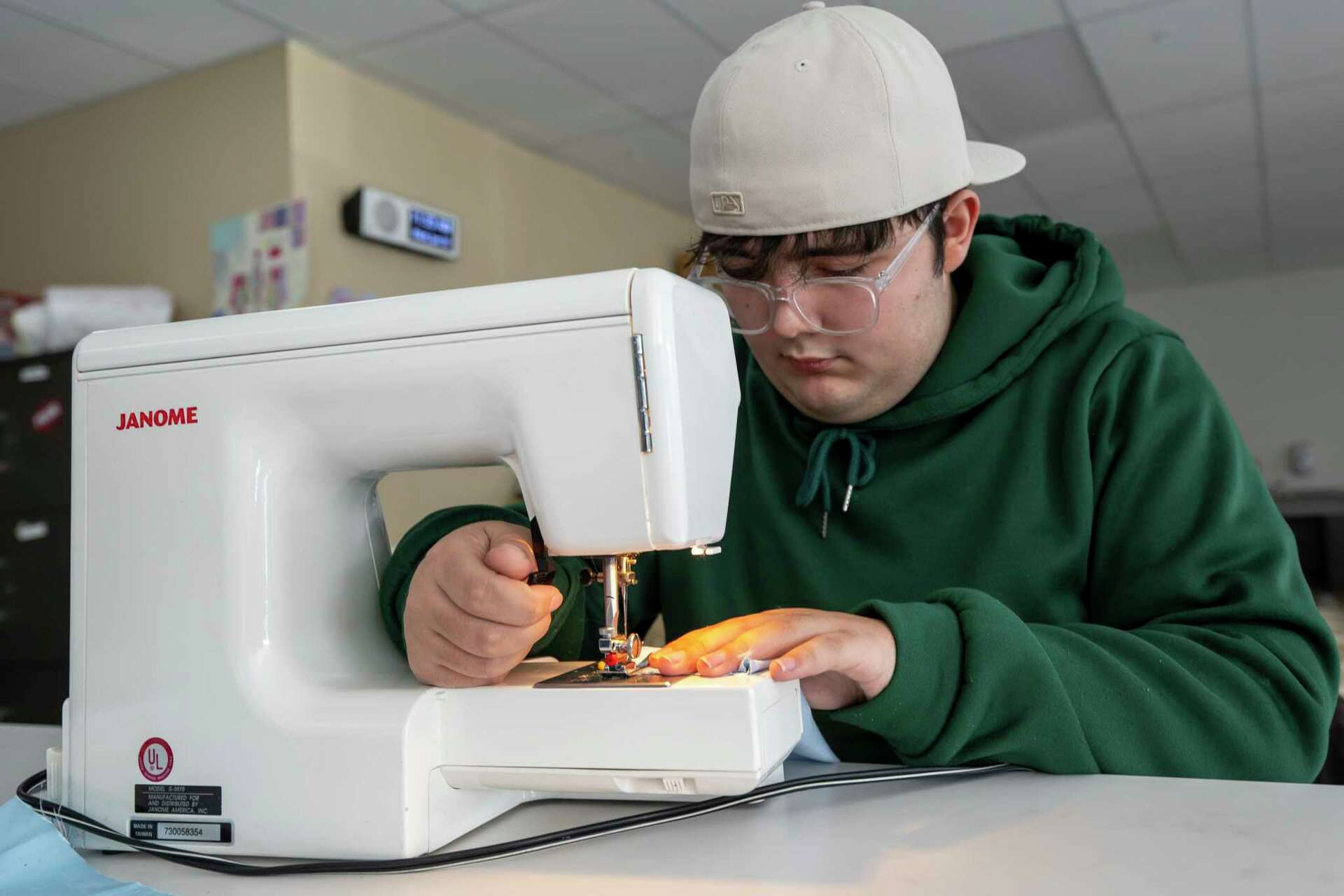 Shenendehowa senior makes, sells bow ties ahead of prom