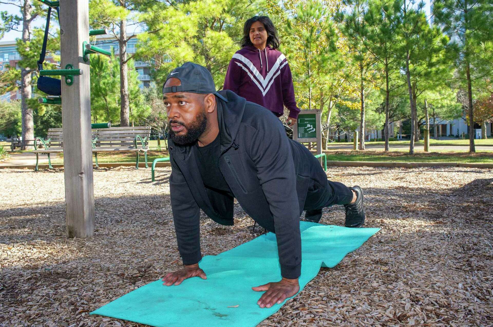 Houston comedian loses weight he gained on the road with P90X
