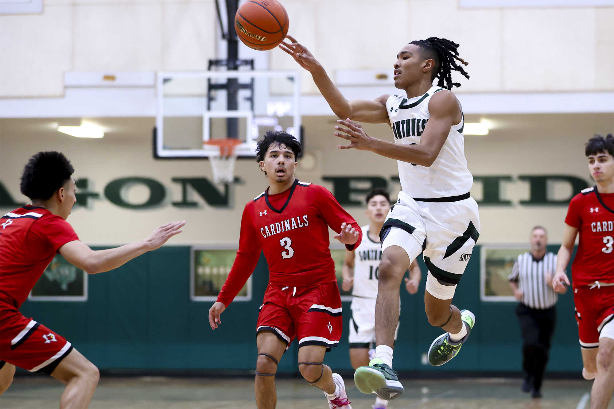 Southwest boys basketball routs Highlands in playoff opener