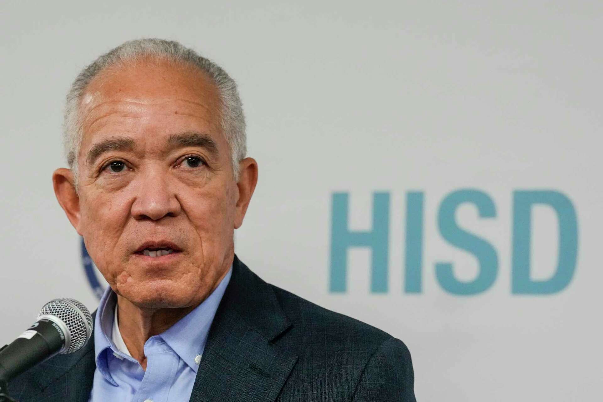 HISD's Mike Miles puts nearly half of principals on notice